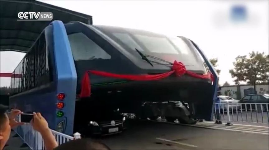 Chinese elevated bus takes its first ride over traffic - ABC News