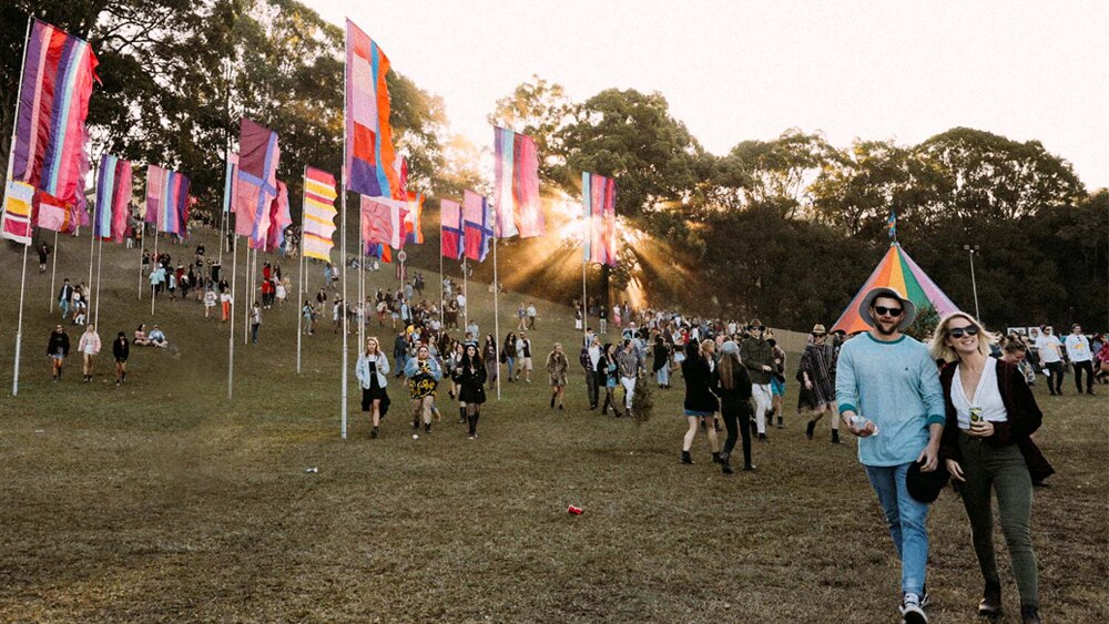 The DOs and DON'Ts of hooking up at music festivals - triple j