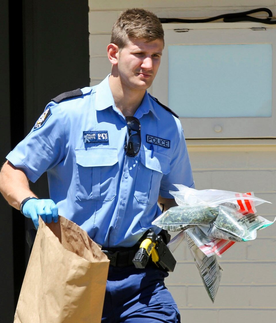 Police raid 70 homes across Perth in crackdown - ABC News