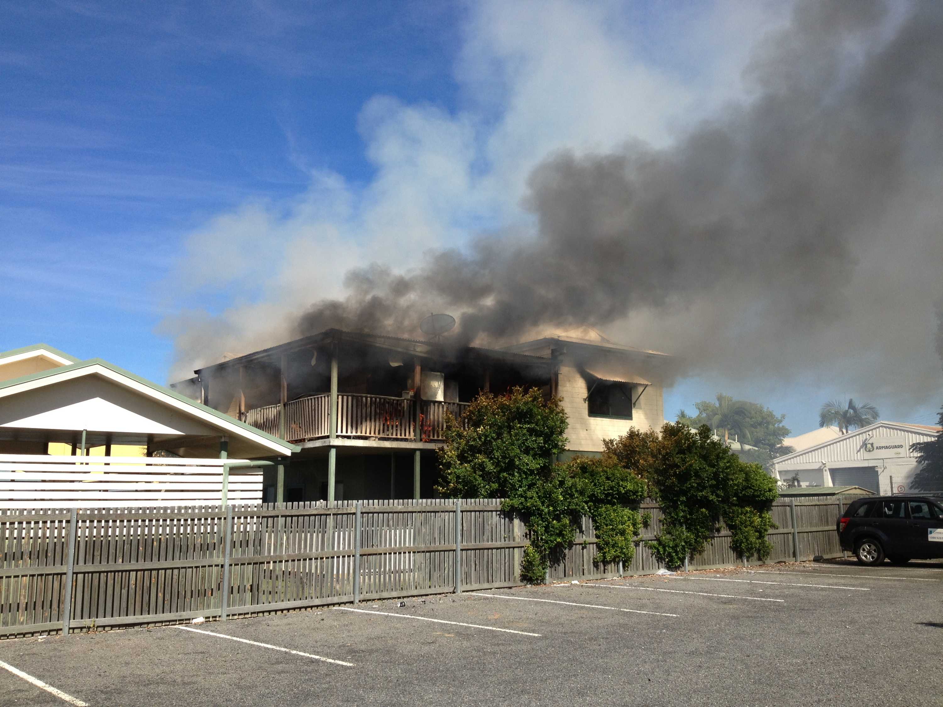 Family escapes Rockhampton house fire - ABC News