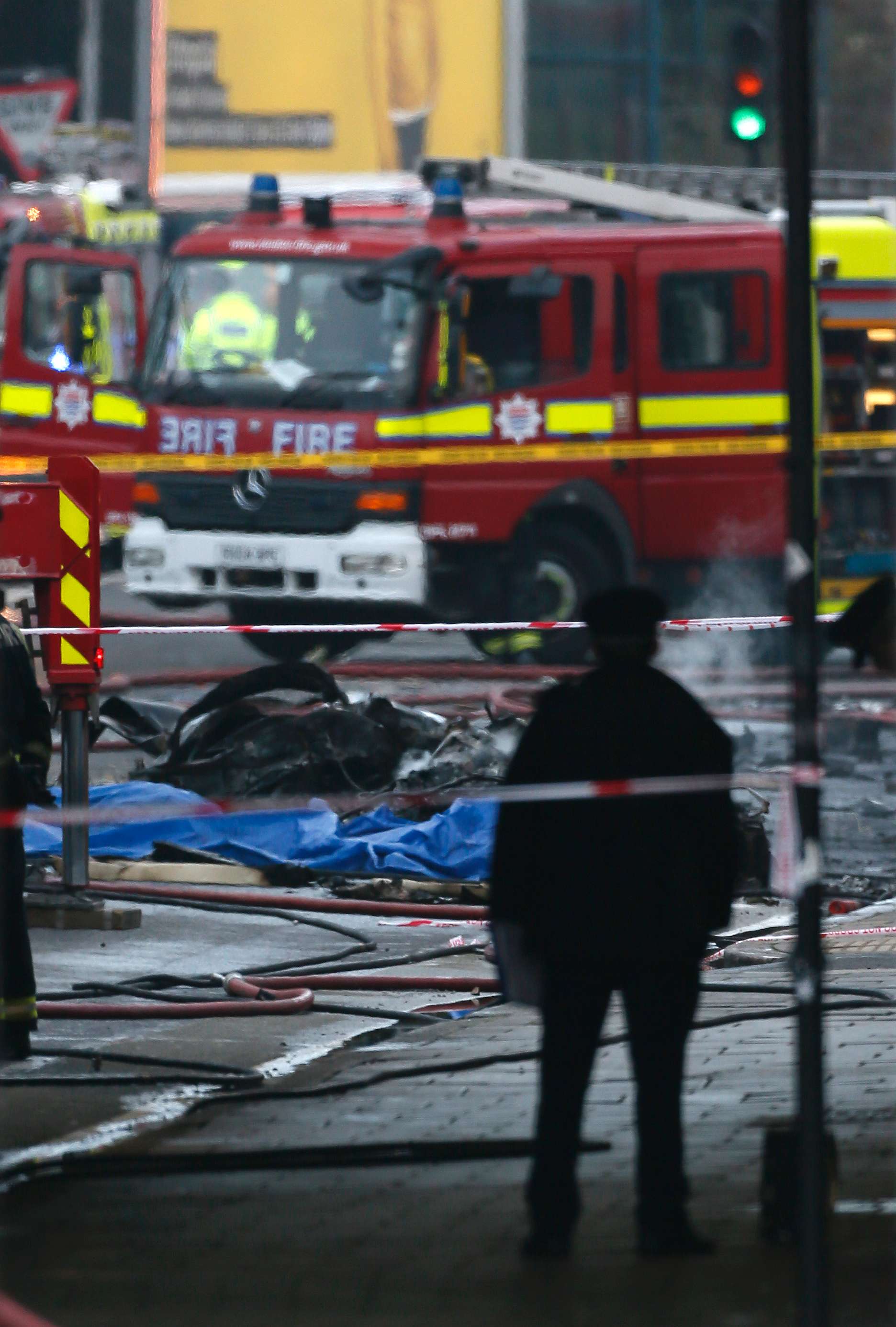 Two dead after central London chopper crash - ABC News