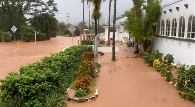 Flooding around the hospital in Mossman - ABC News