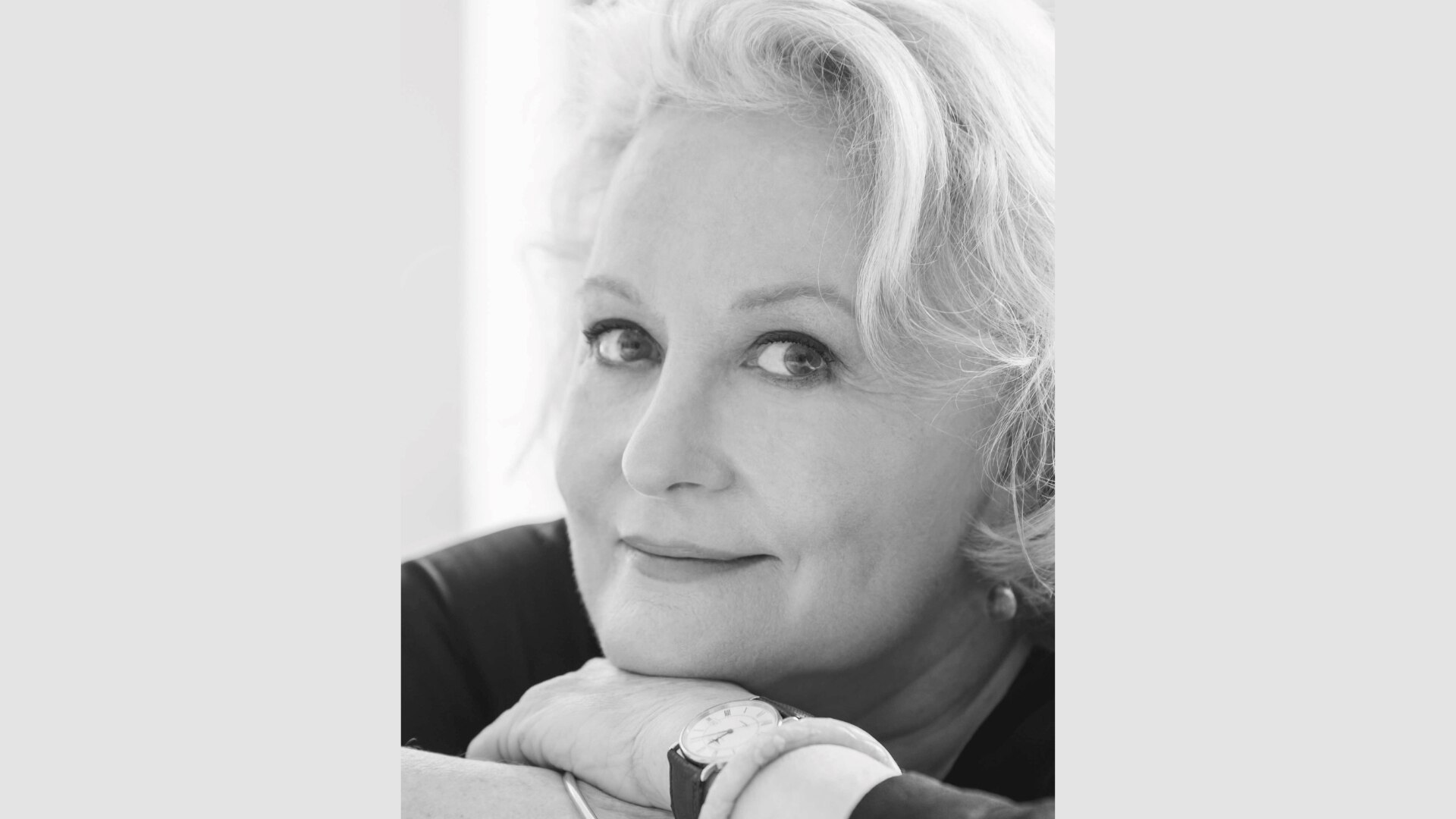 'Gaslight' adaptation modernises a complex social issue - ABC listen