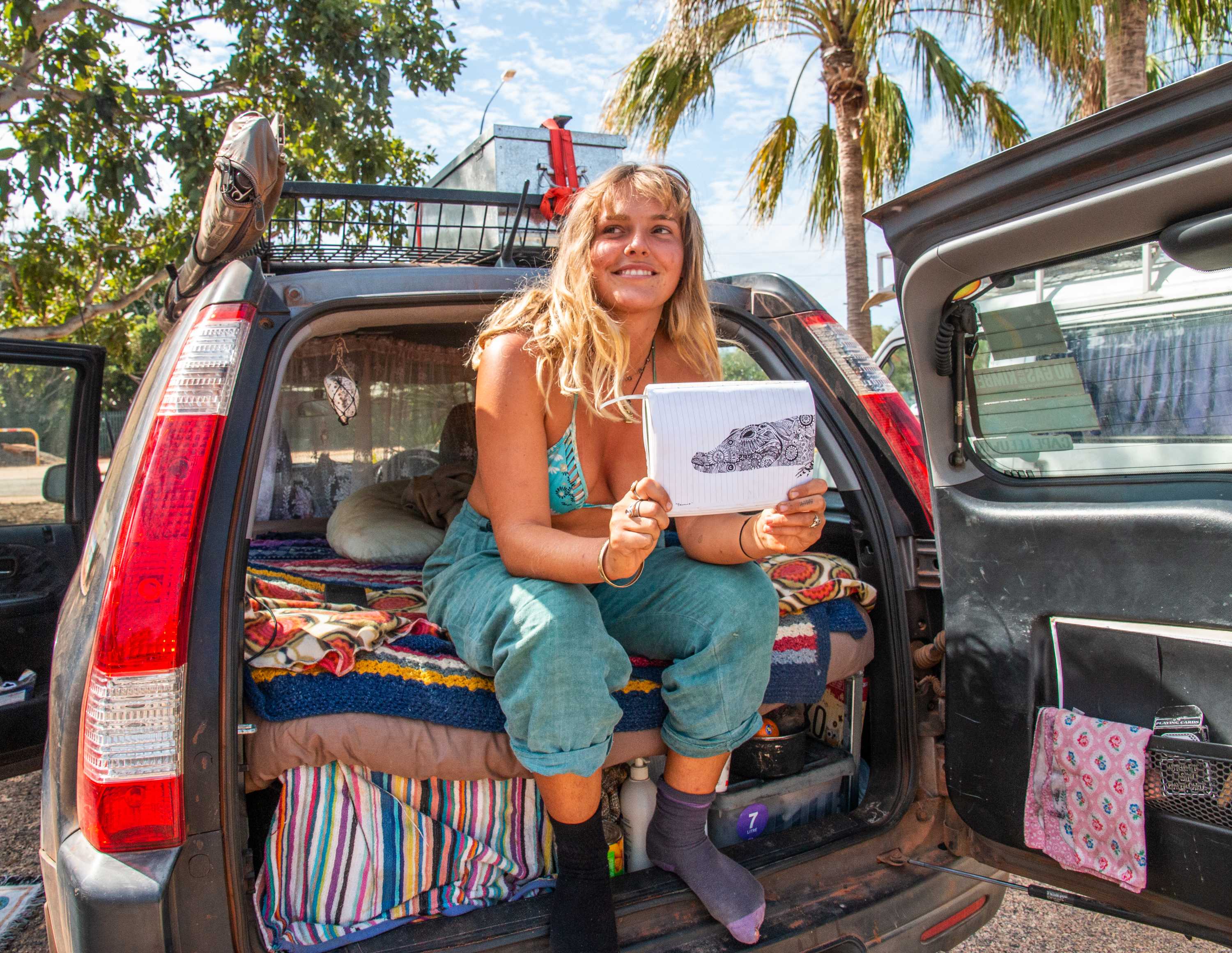 Tell Me A Story: Chloe the artist - ABC listen