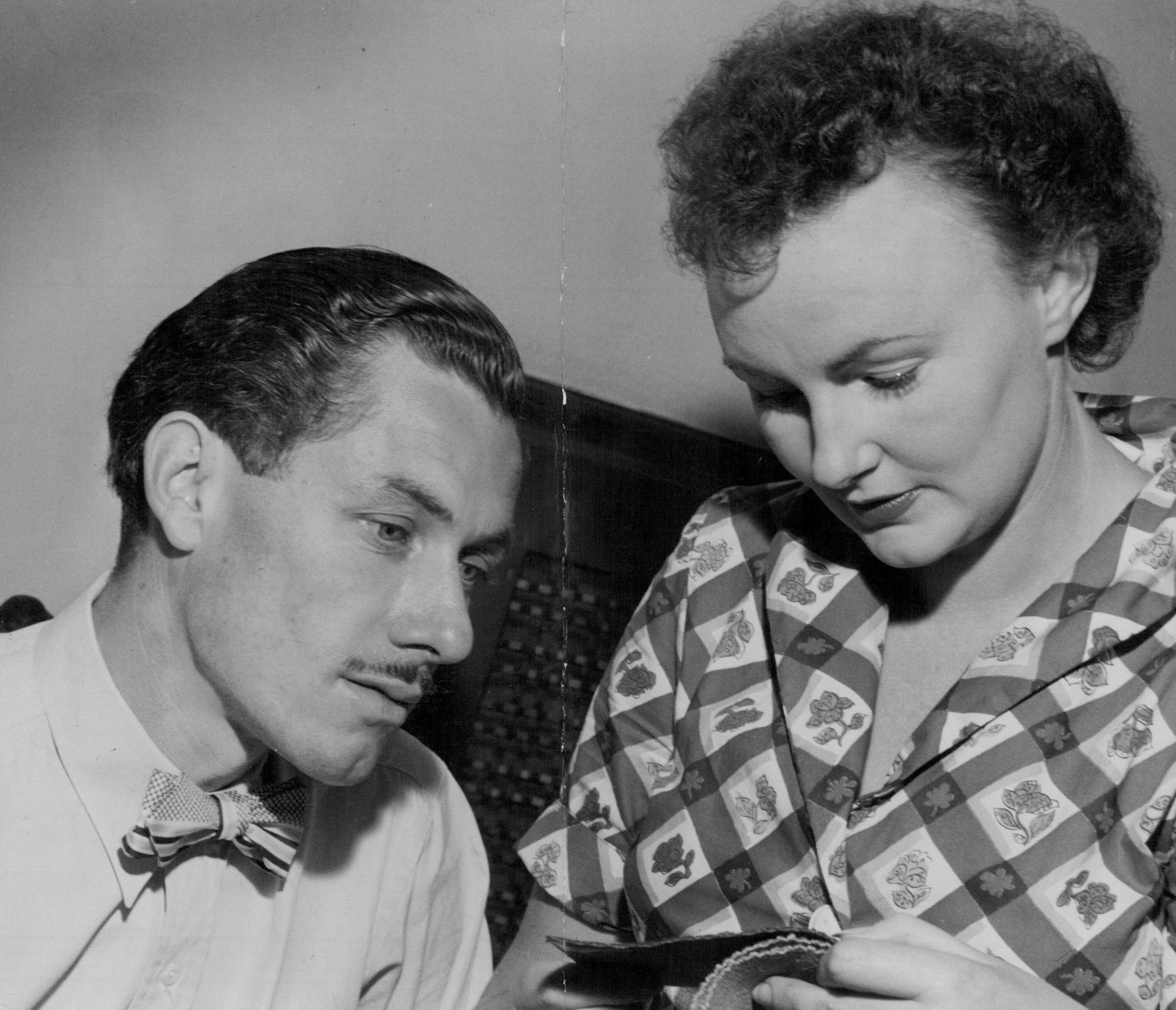 Stolen treasure traders - ABC News