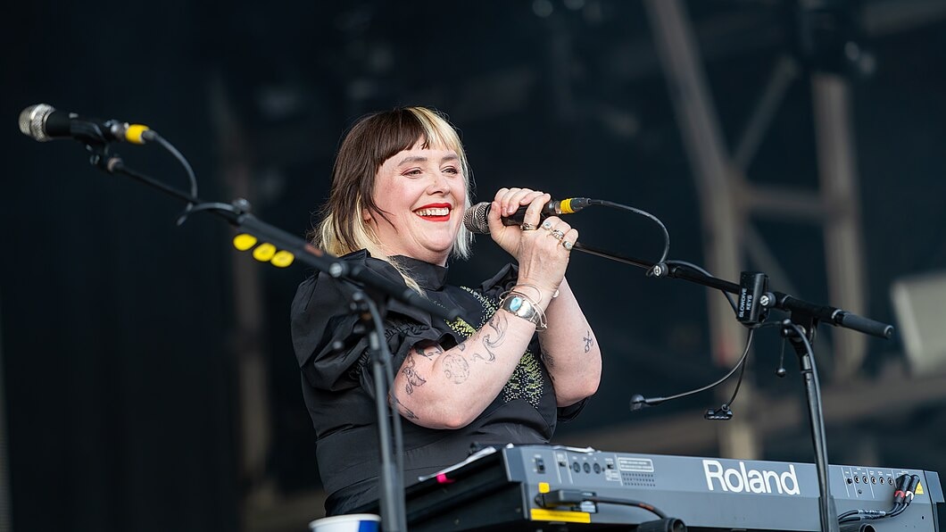 Zan returns to Slowdive's girls to the front songs - Double J