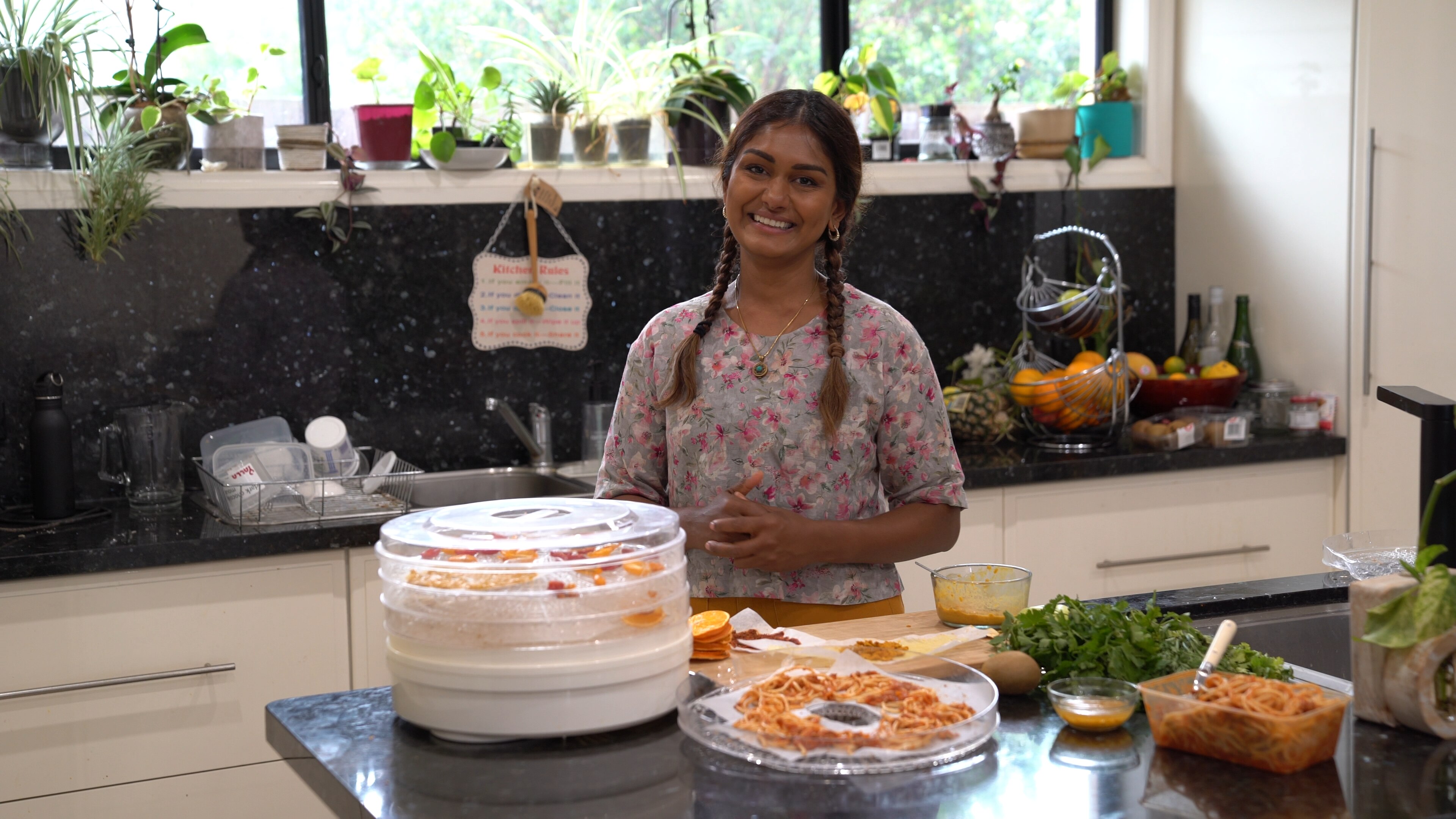 Dehydrating food for meal prep, snacks, camping, and cyclones - ABC News