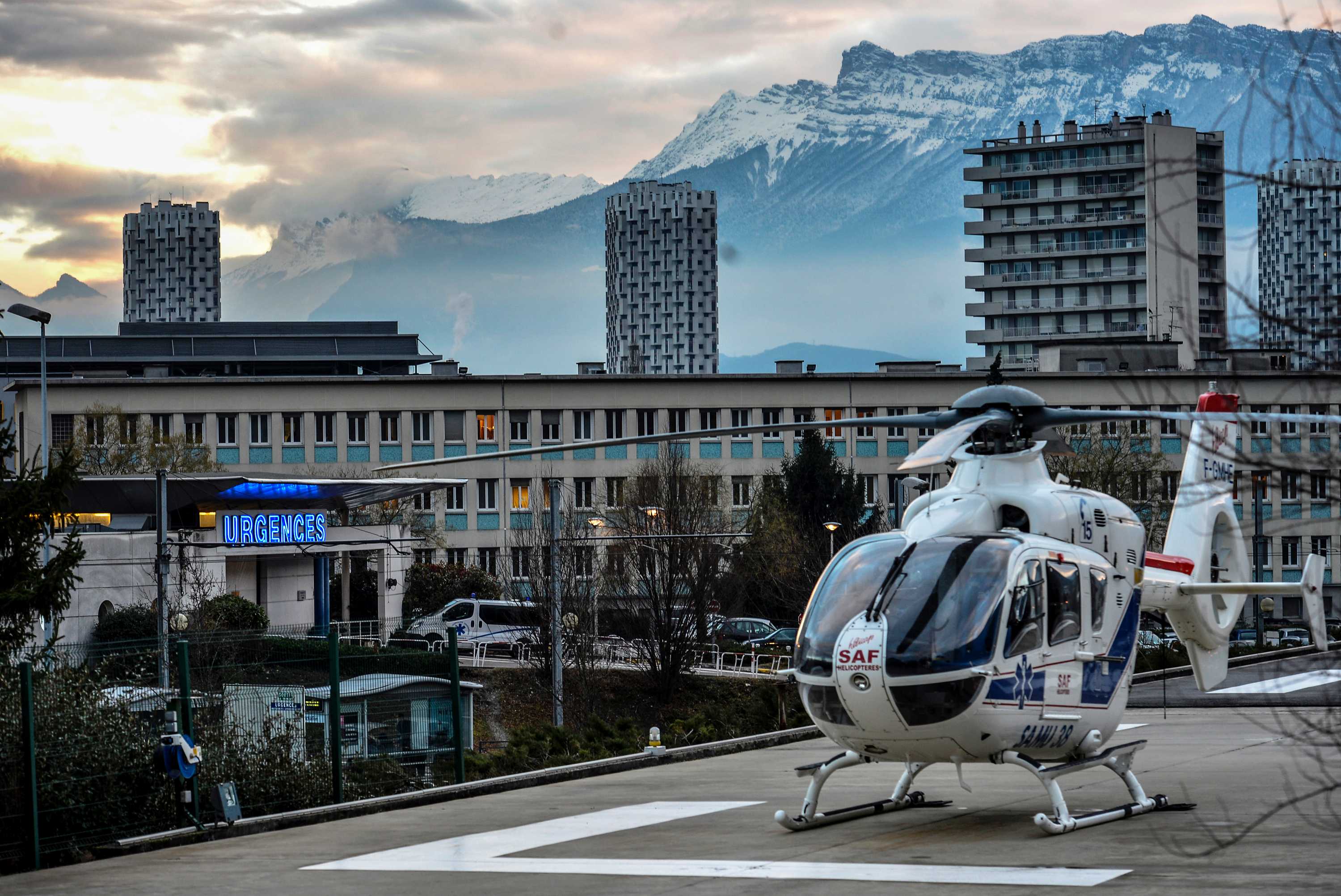 Michael Schumacher coma: Condition 'life-threatening' after French ski ...