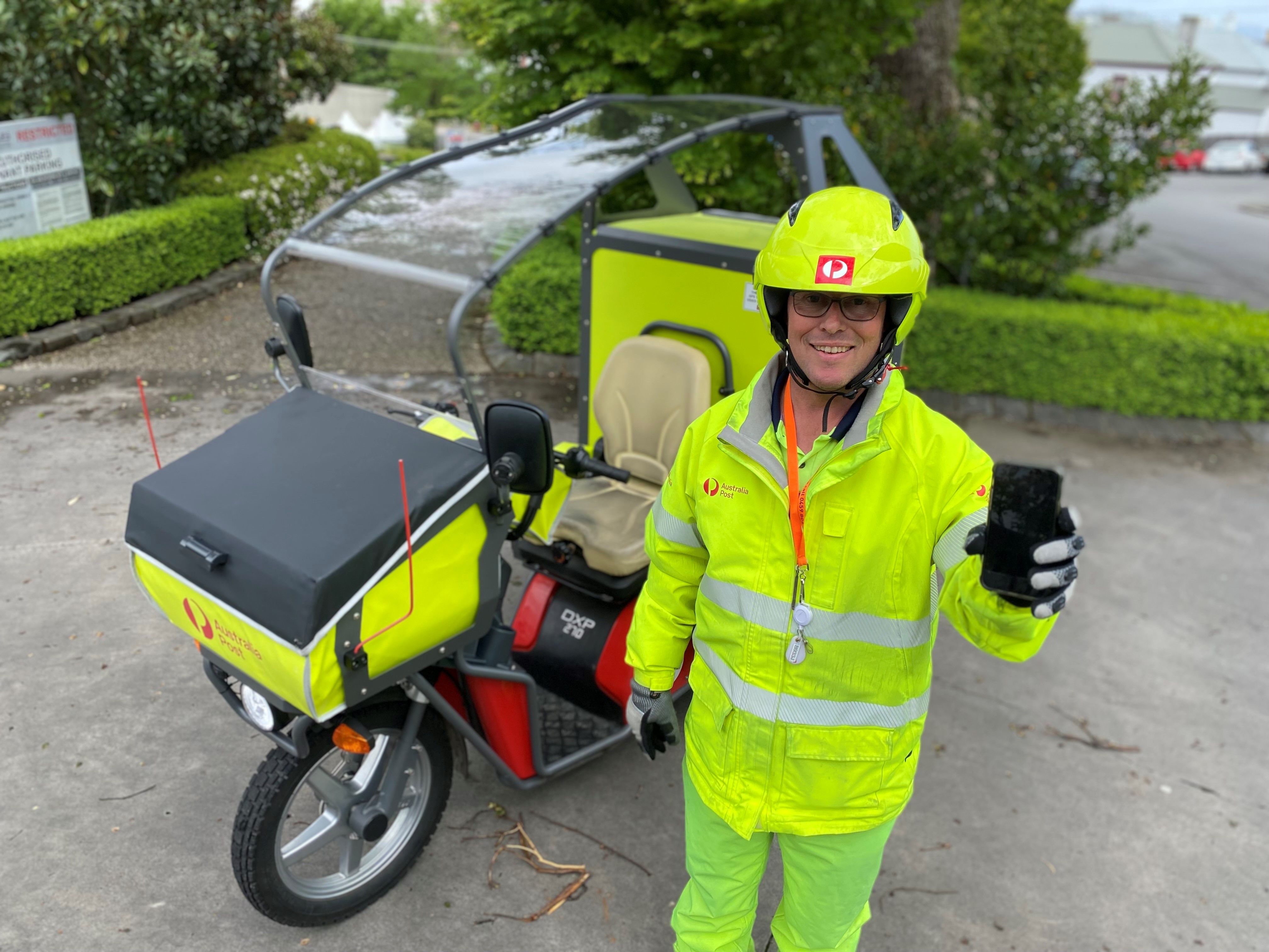 Australia Post mail delivery vehicles to help improve phone black-spot ...