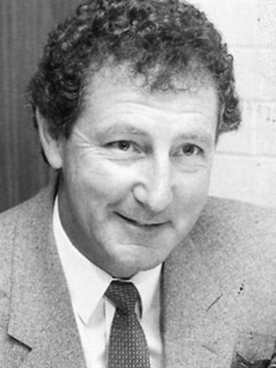 Former football great Don Roach dies - ABC News