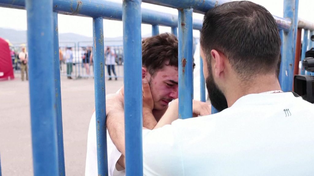 Emotional reunion takes place as man finds brother among Greek ...