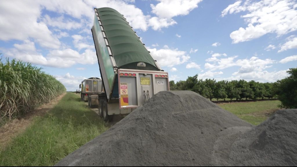 Rockstar Rocks: Fertilising farms with basalt - ABC News