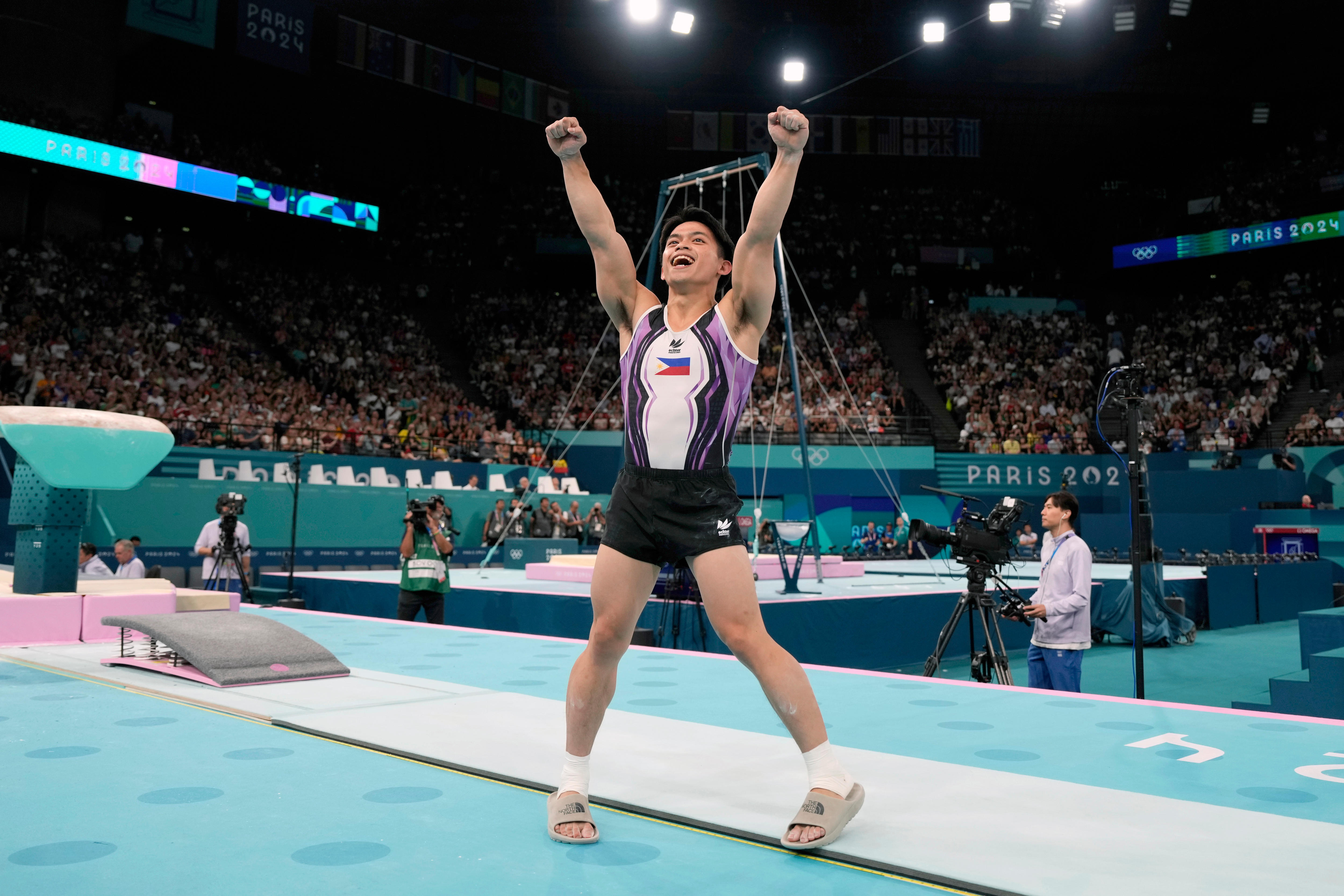 Carlos Edriel Yulo wins historic gold for Philippines with floor ...