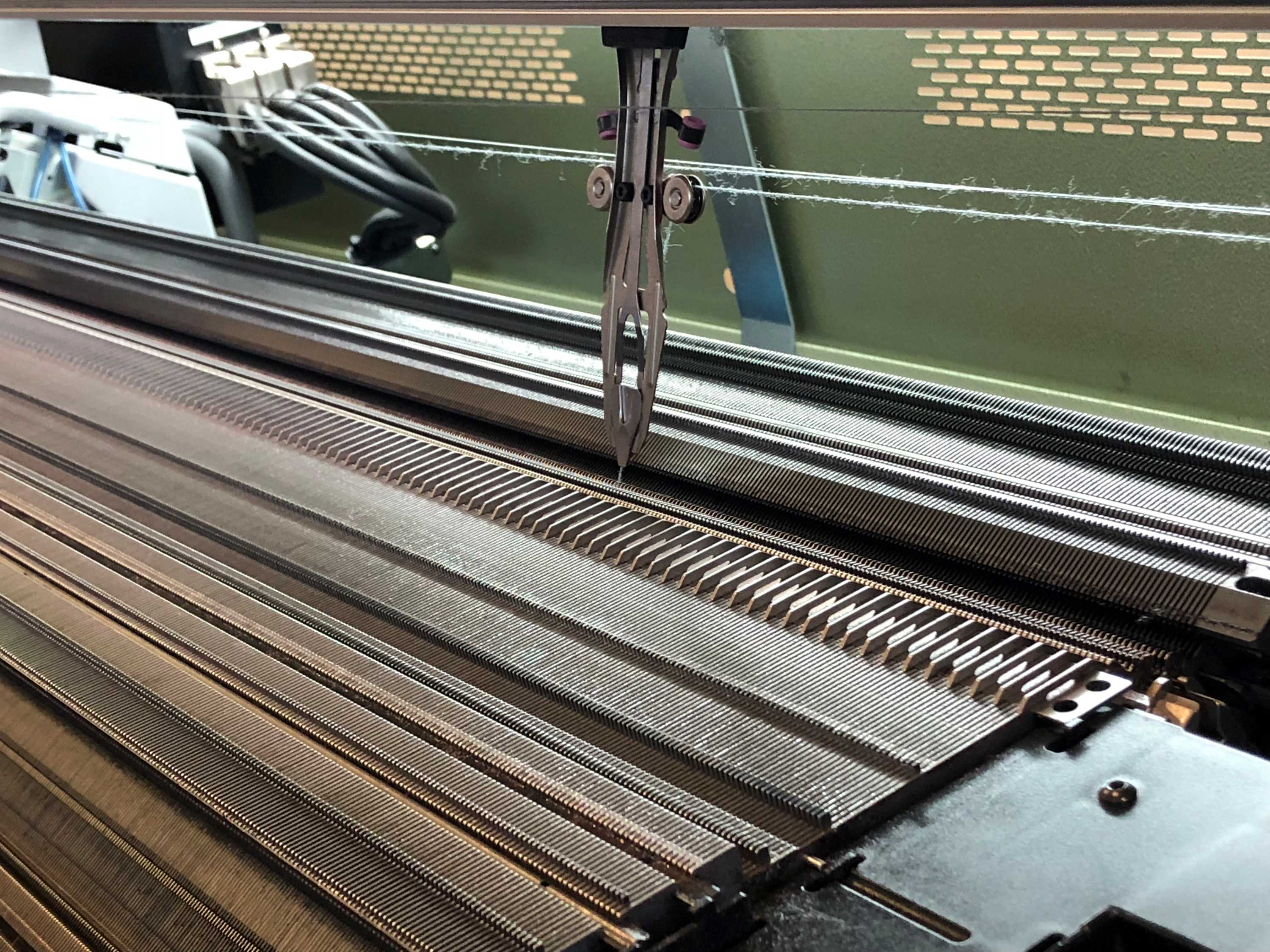 The robotic 3D knitting machine helping keep Australian fashion design ...