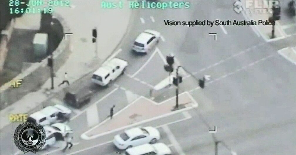 Pair jailed after 400km high-speed chase - ABC News