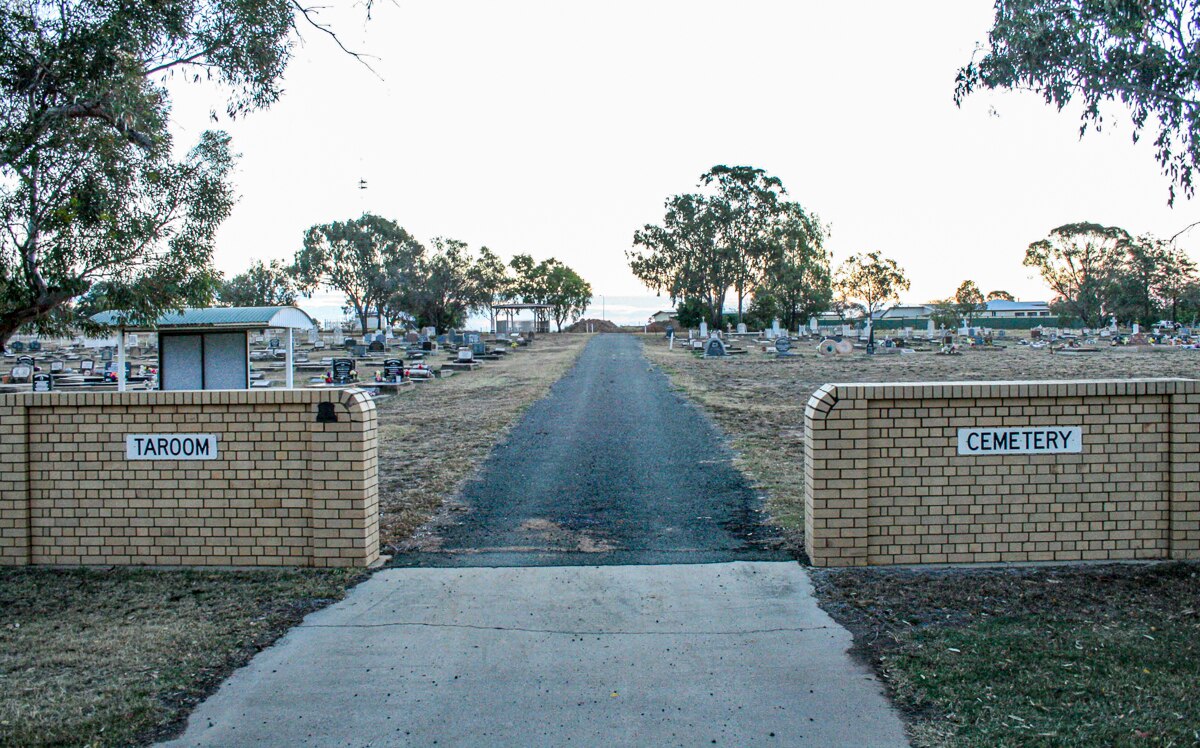 Taroom locals invest in burial equipment after undertaker retires - ABC ...