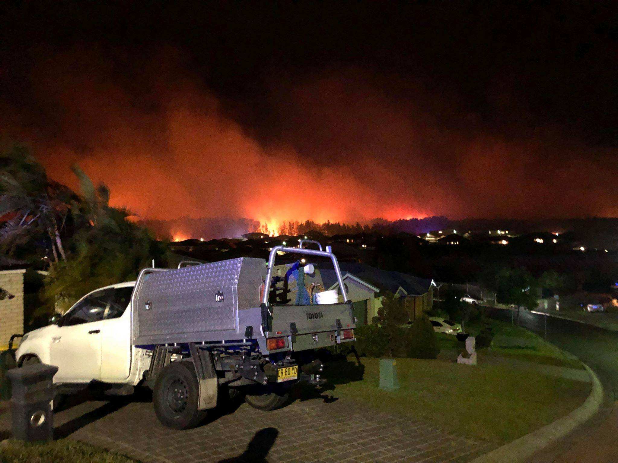 Bushfire burning in Belmont, south of Newcastle, downgraded to watch ...