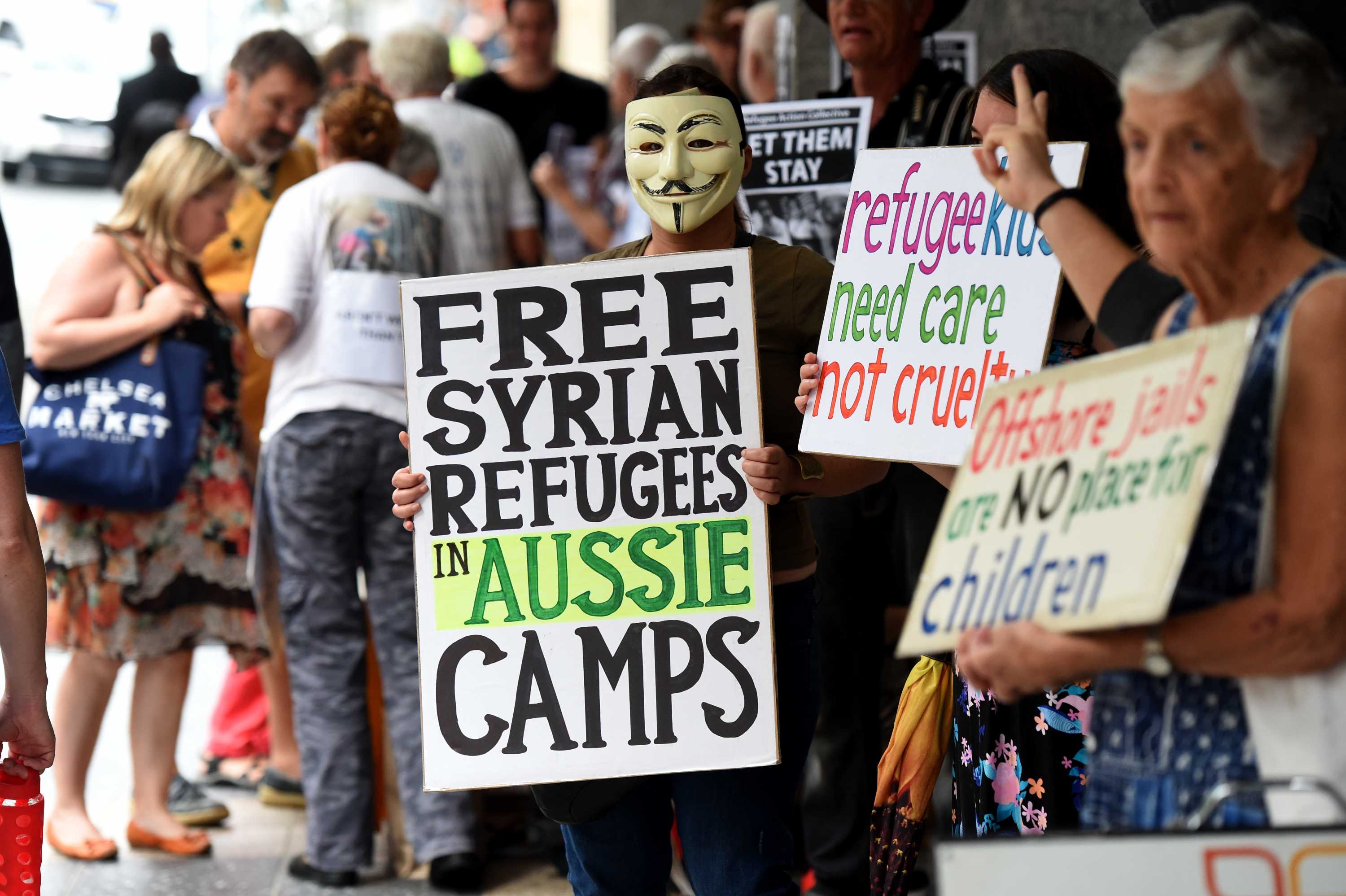 Brisbane rally to stop 270 asylum seekers being sent to Nauru - ABC News