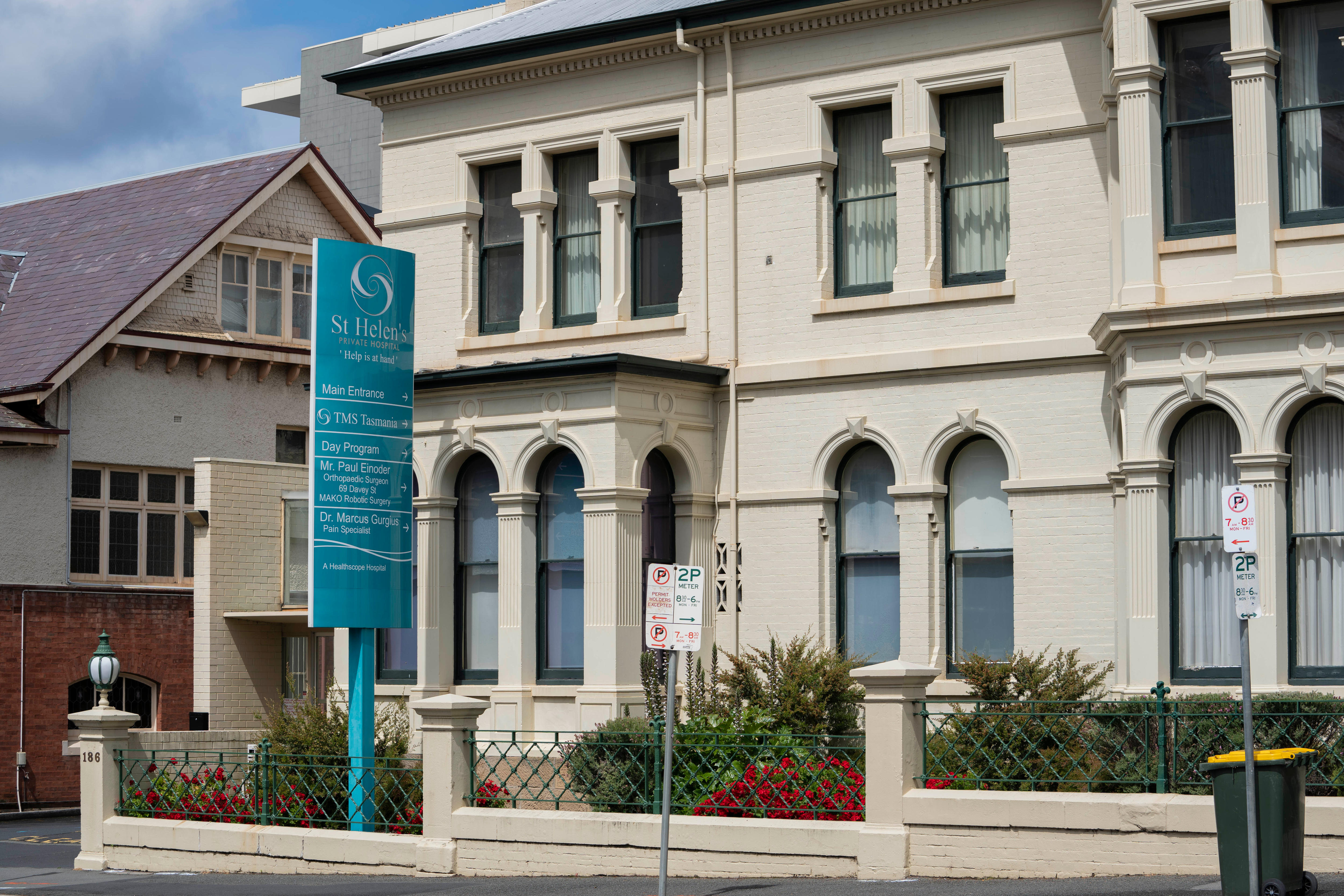 Patients and clinicians distressed at closure of St Helen's Private ...