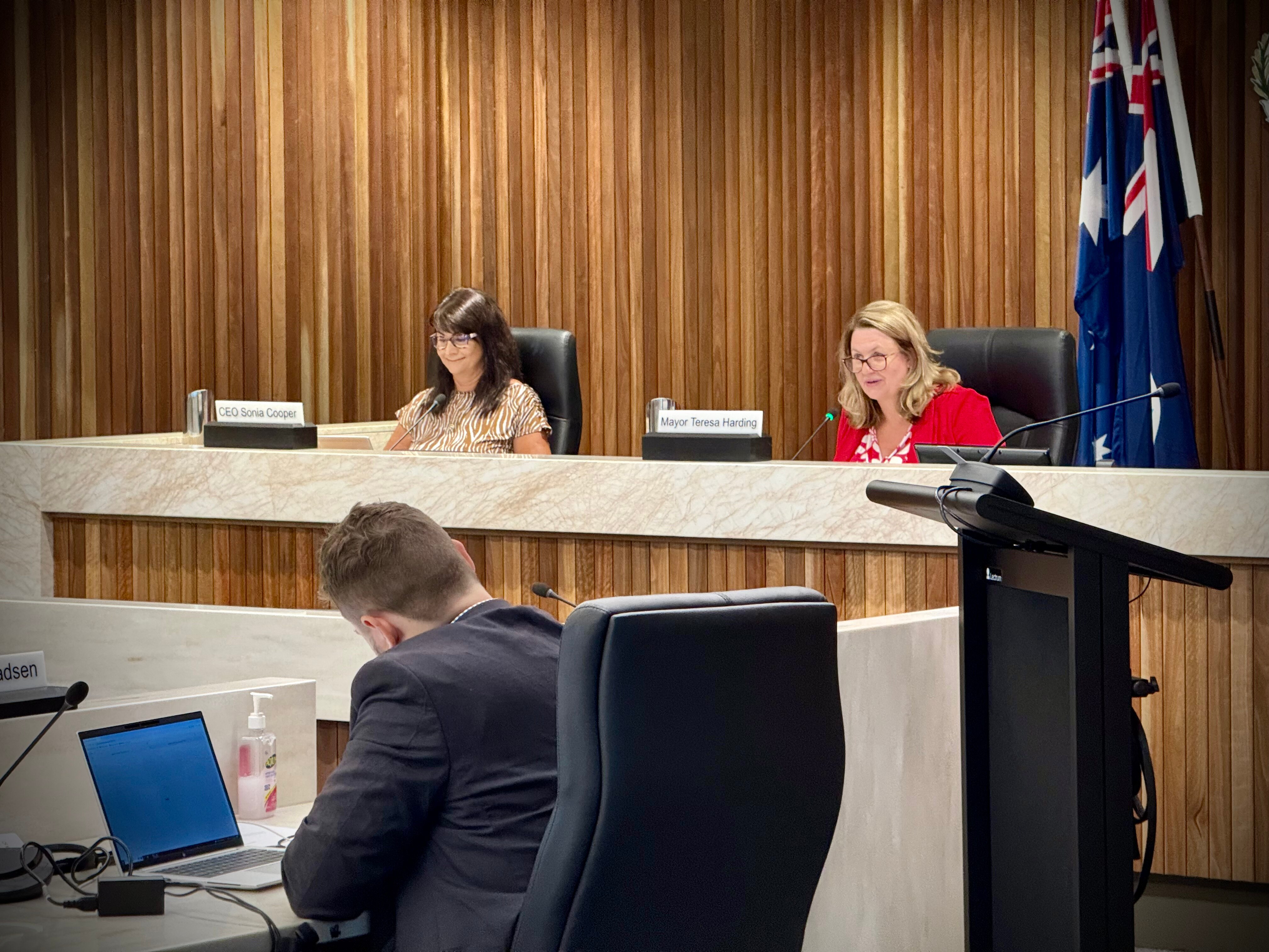 Motion to 'gag' Ipswich Mayor Teresa Harding pulled at last minute at ...