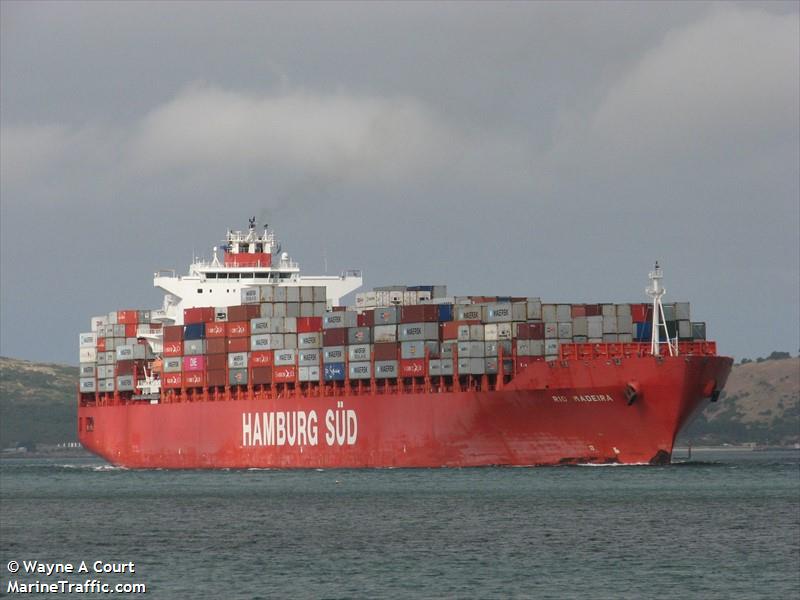 Crews work to rescue container ship Rio Madeira stranded off NSW south ...