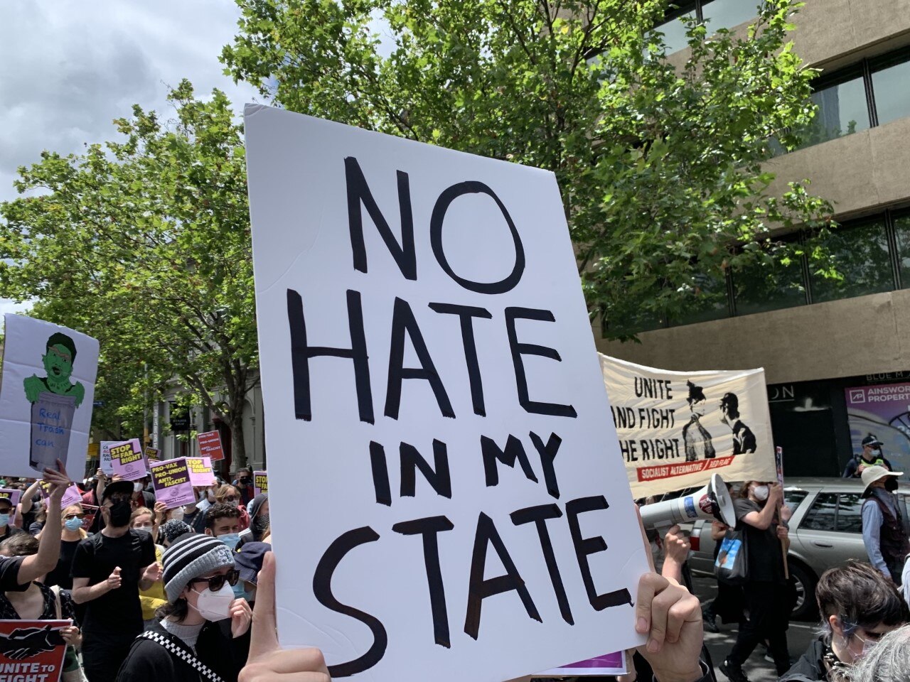 Thousands march against Victoria's new pandemic legislation as COVID ...