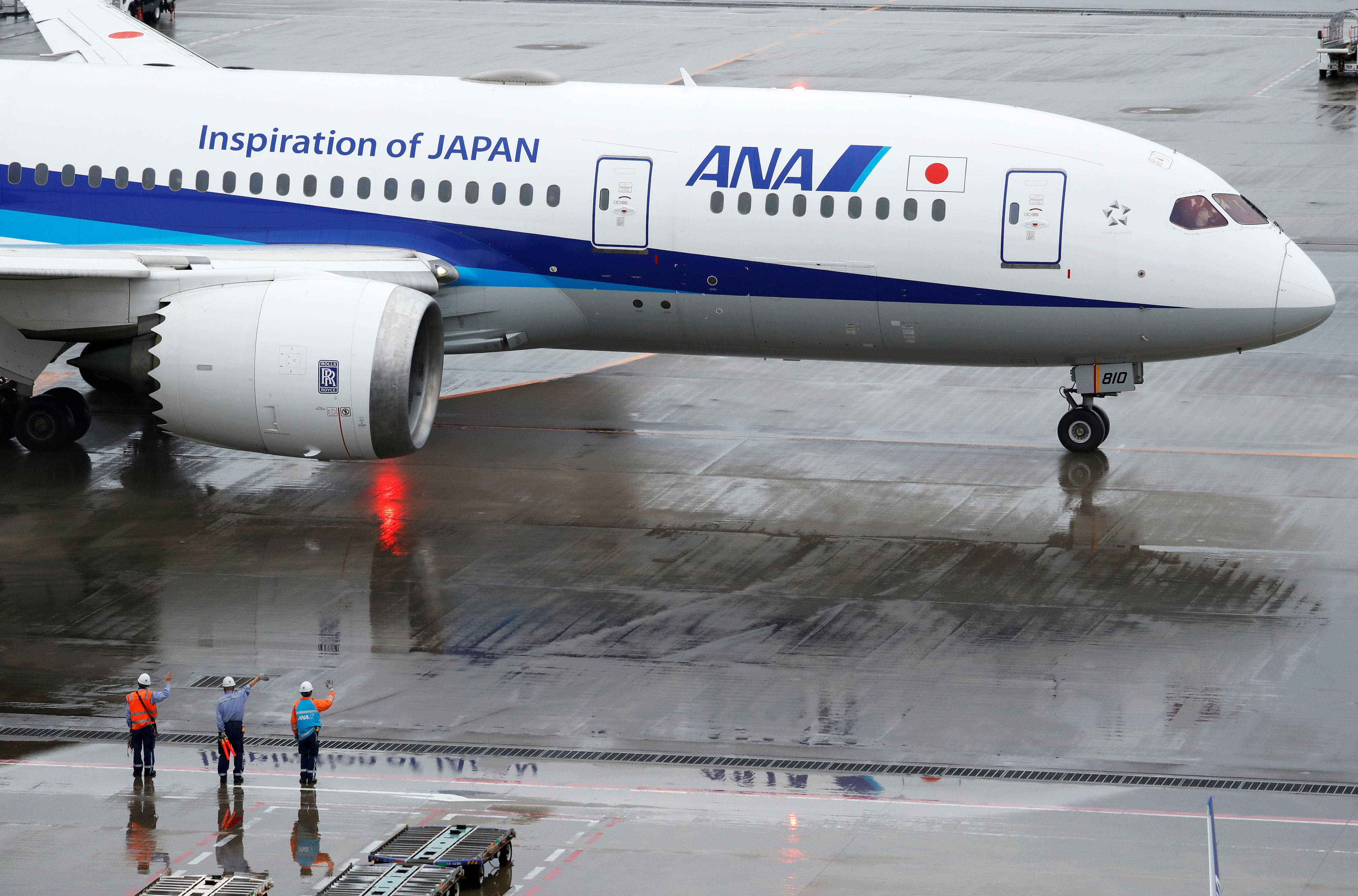 All Nippon Airways Boeing 737-800 turns back after crack found in ...