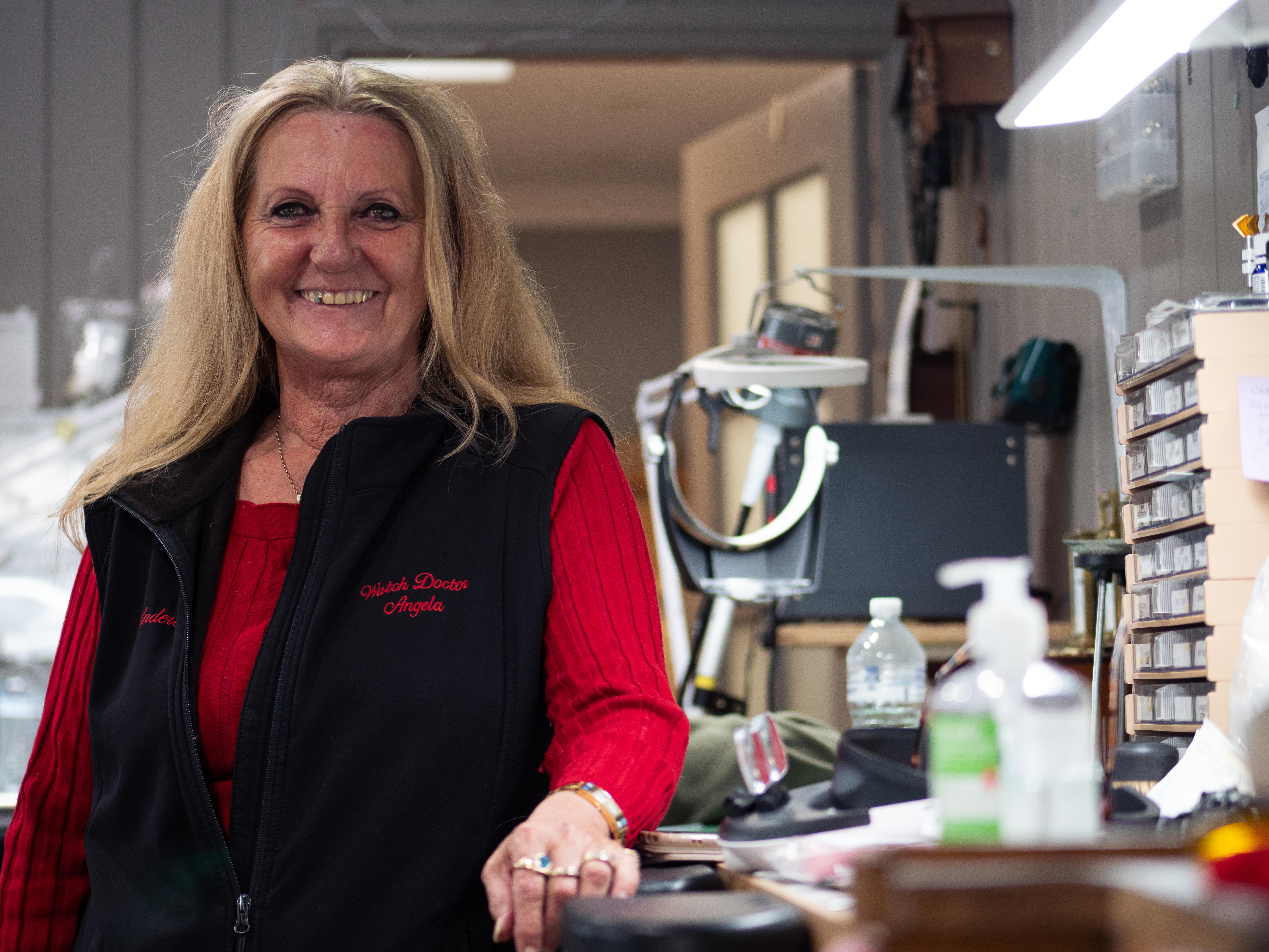 Man spends nine months panning for gold for wedding rings to marry love ...