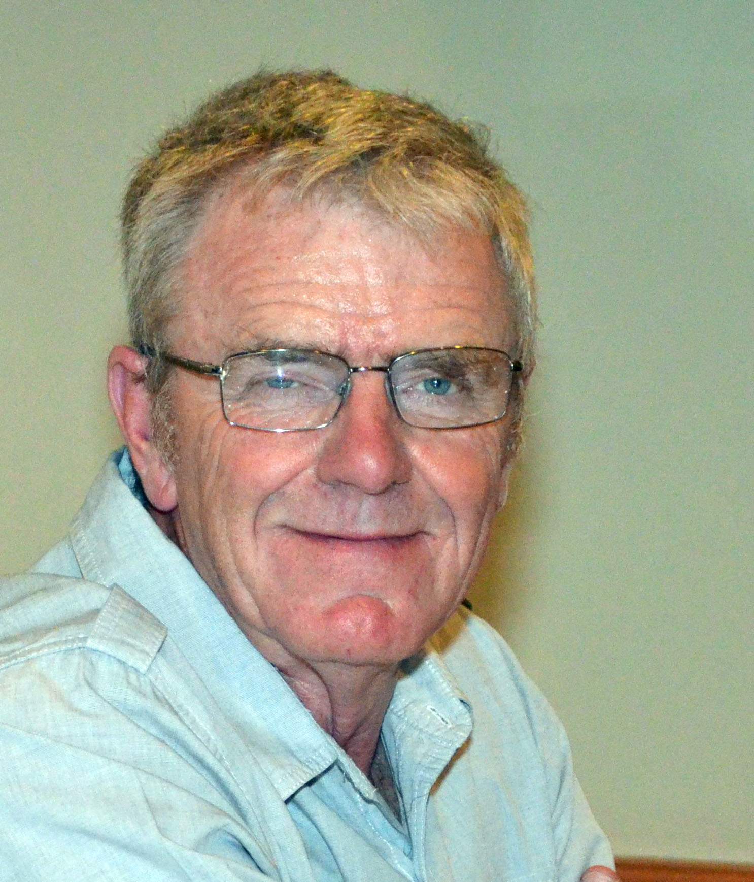 Dead pilot remembered as a dedicated CFA volunteer - ABC News