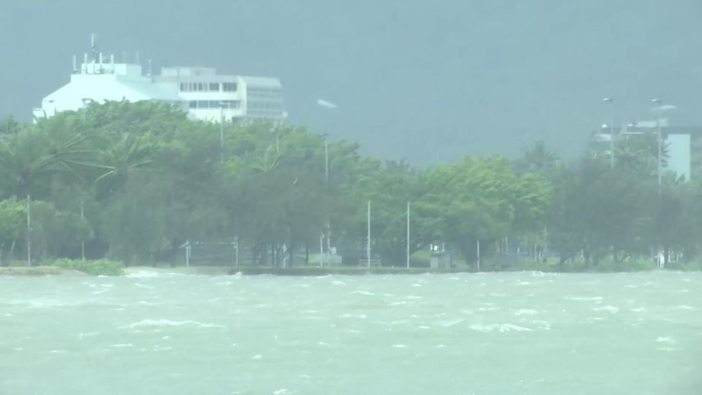 The wind is starting to pick up in Cairns - ABC News