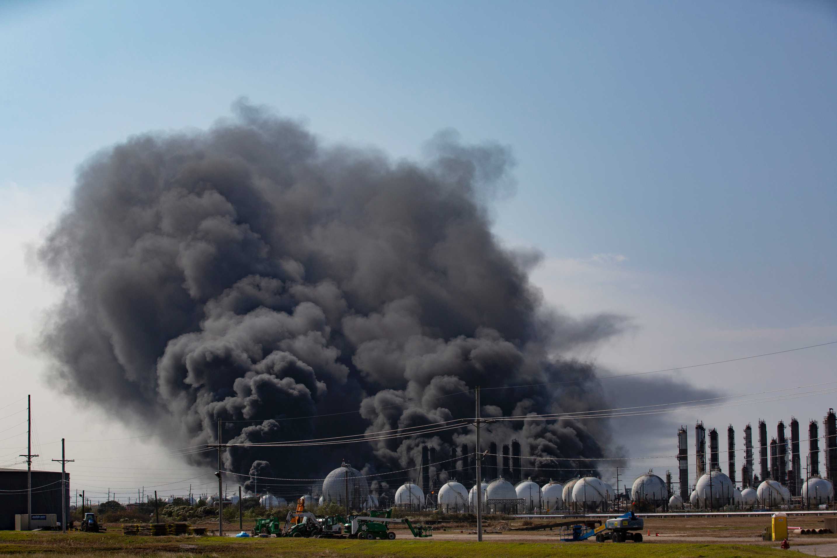 Three workers injured in US plant explosion, chemical plume released ...