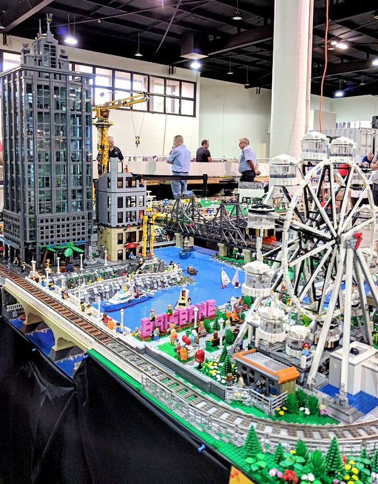 Lego fans use millions of bricks to recreate iconic Queensland ...