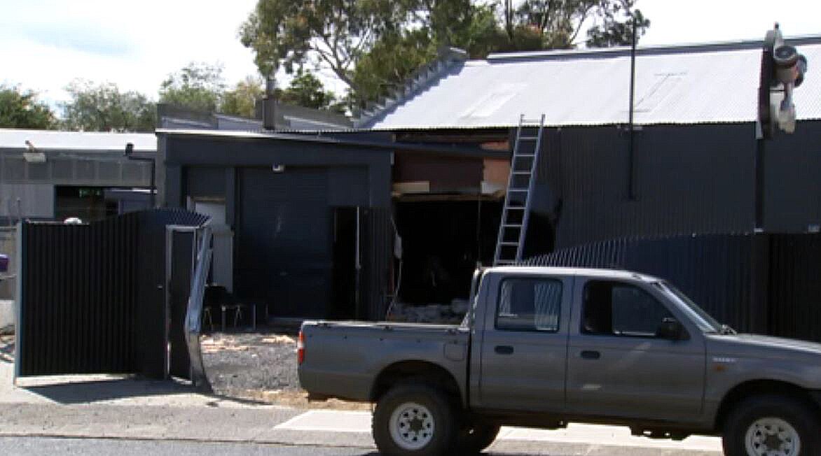 Police use BearCat to raid 'fortified' Outlaws bikie clubhouse - ABC News