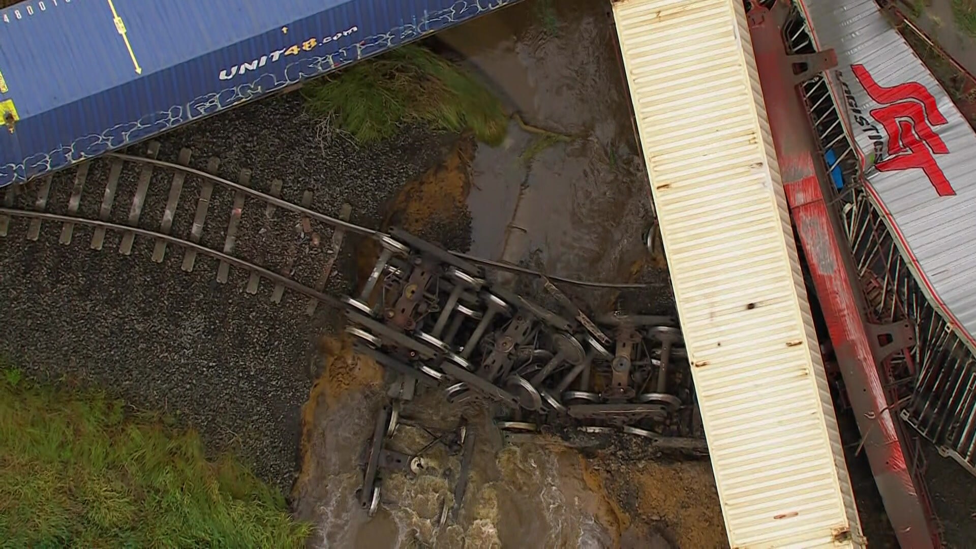 Freight train derails at Inverleigh, west of Geelong, leaving dozens of ...