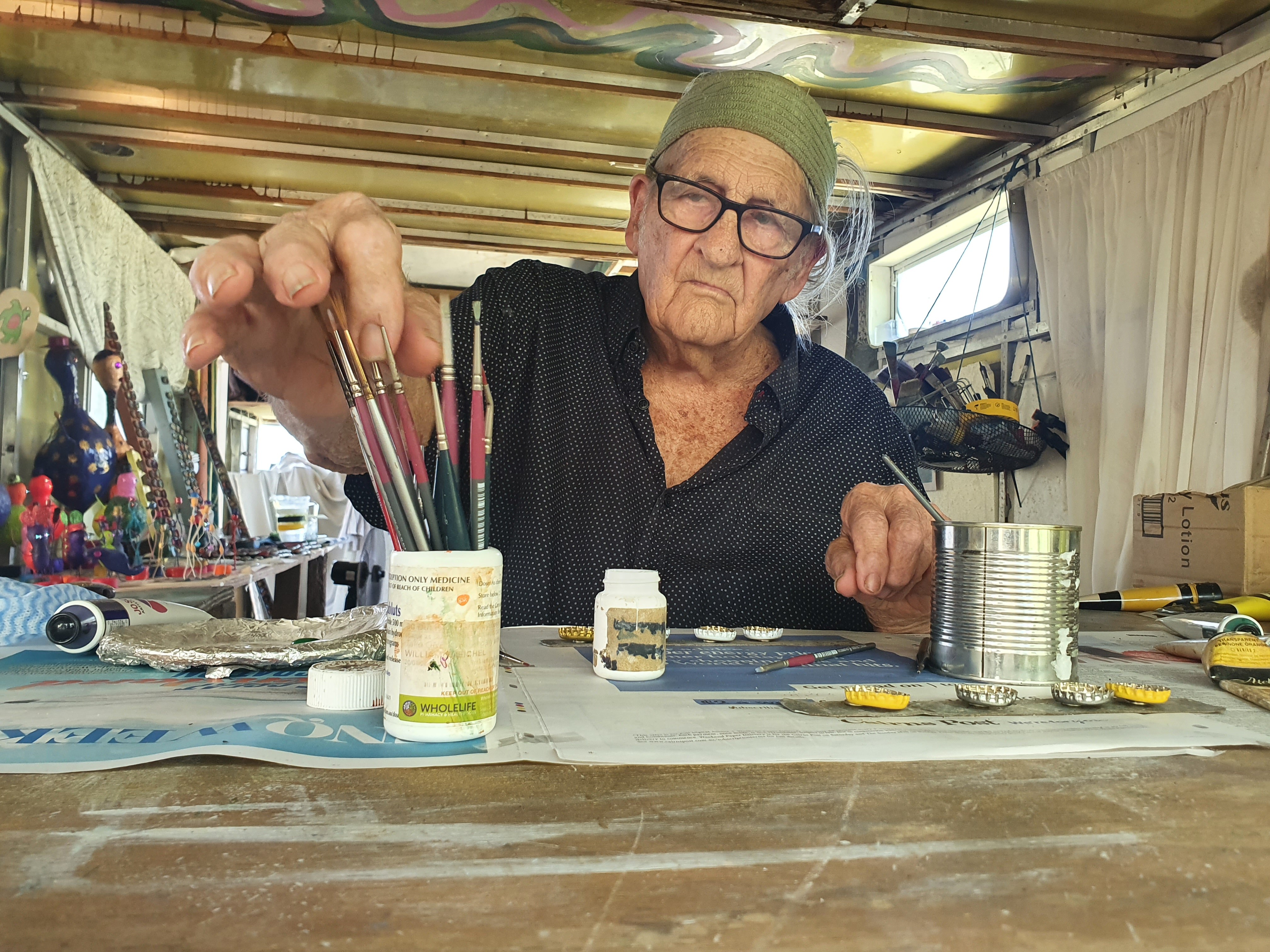 No stopping Bill Treichel, 95, as he paints Australian outback ...