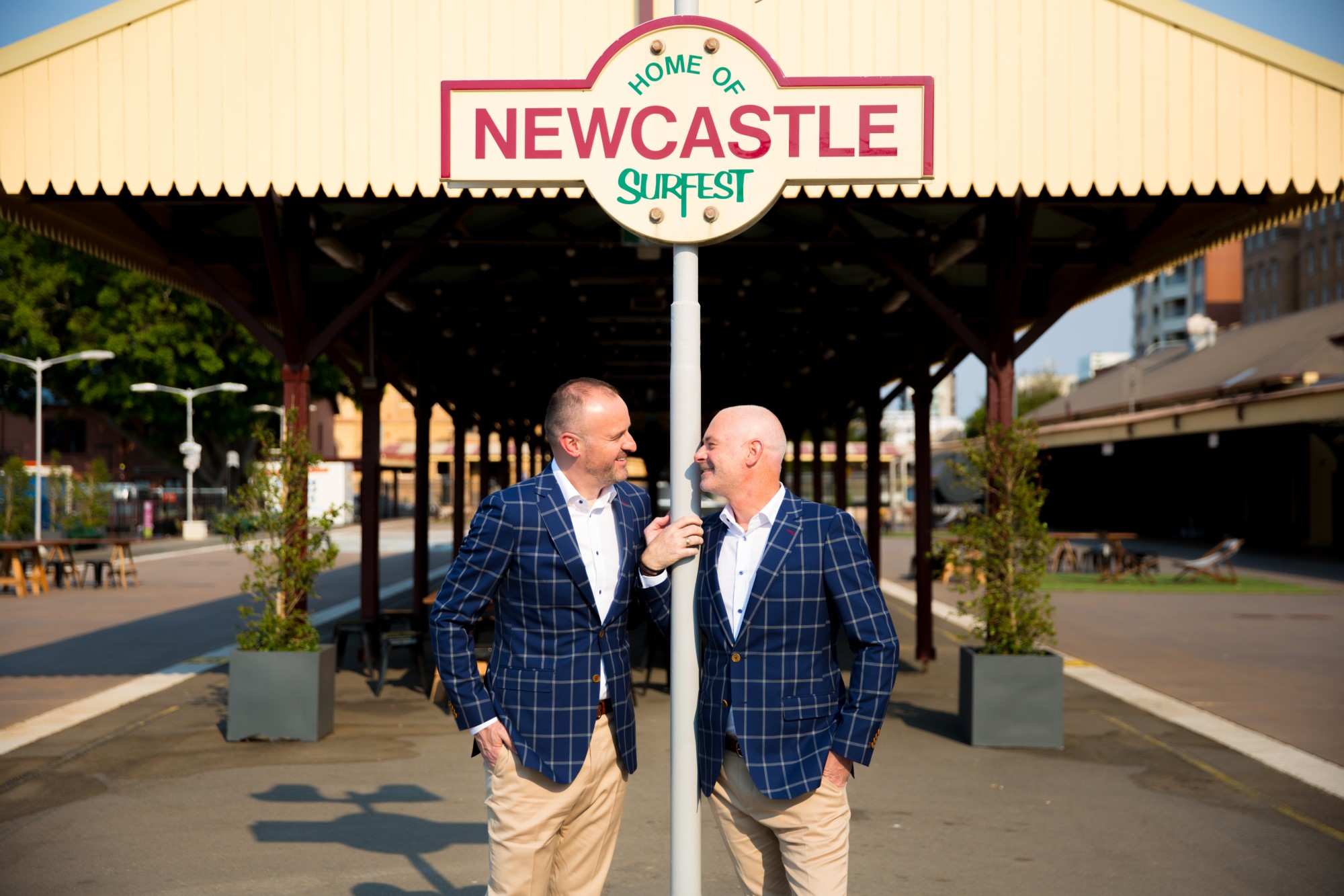 ACT Chief Minister Andrew Barr marries his partner, Anthony Toms, 20 ...