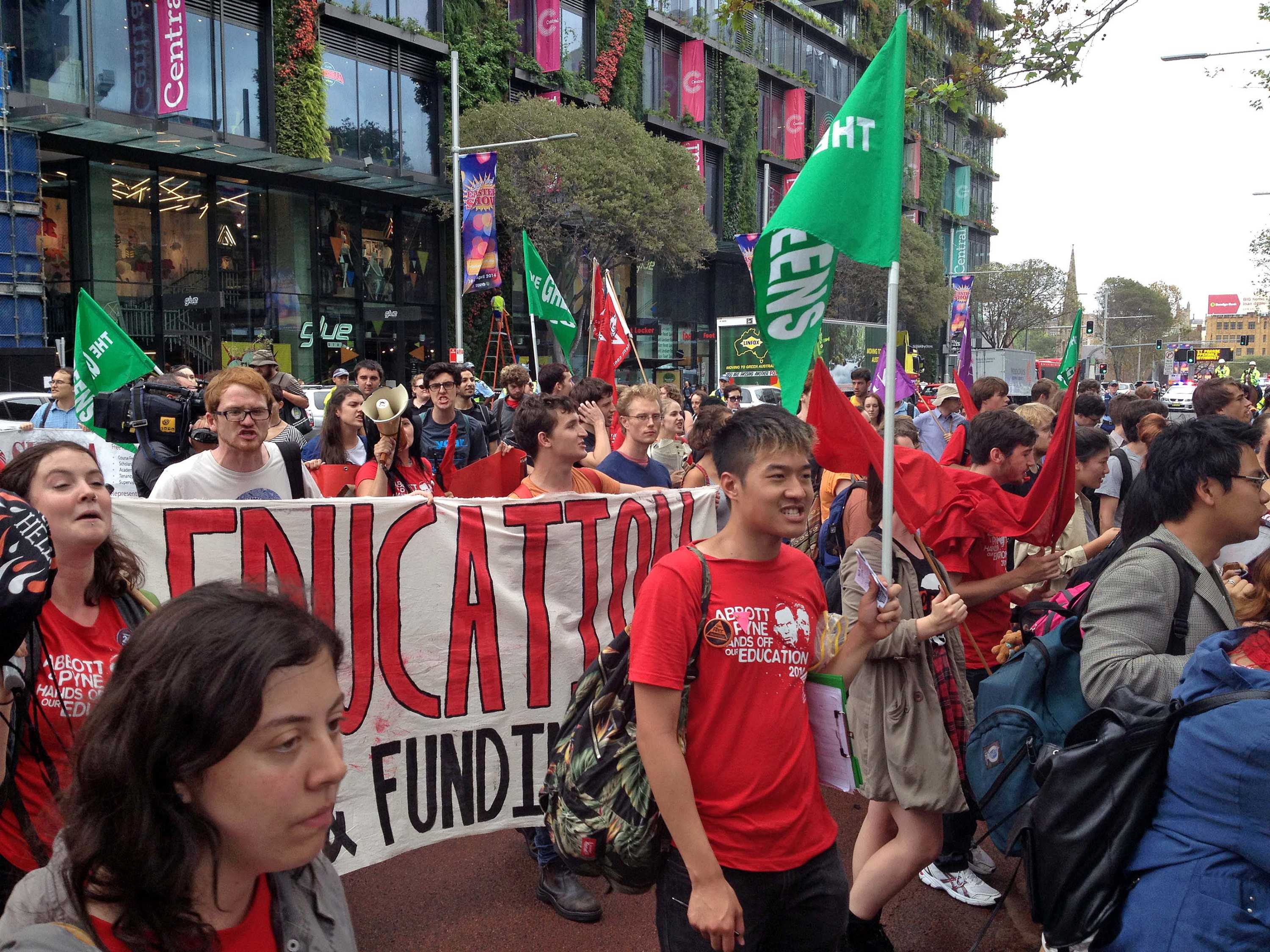 University students clash with police in Perth amid national protests ...