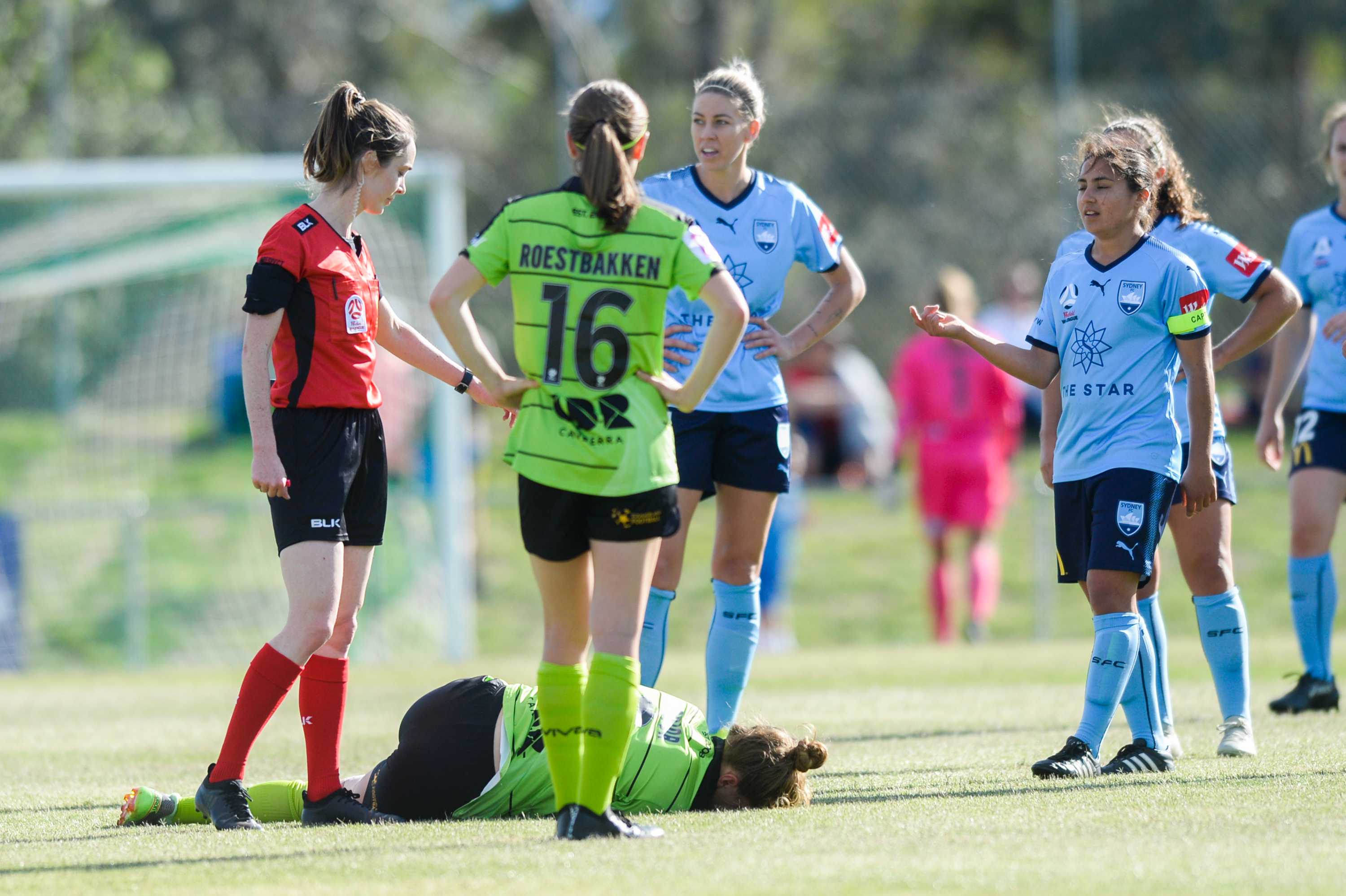 How should Australian football approach concussion in women - ABC News