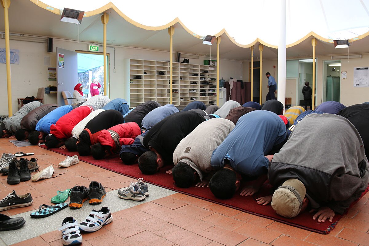 Education Department told to apologise to Muslim family over school's ...