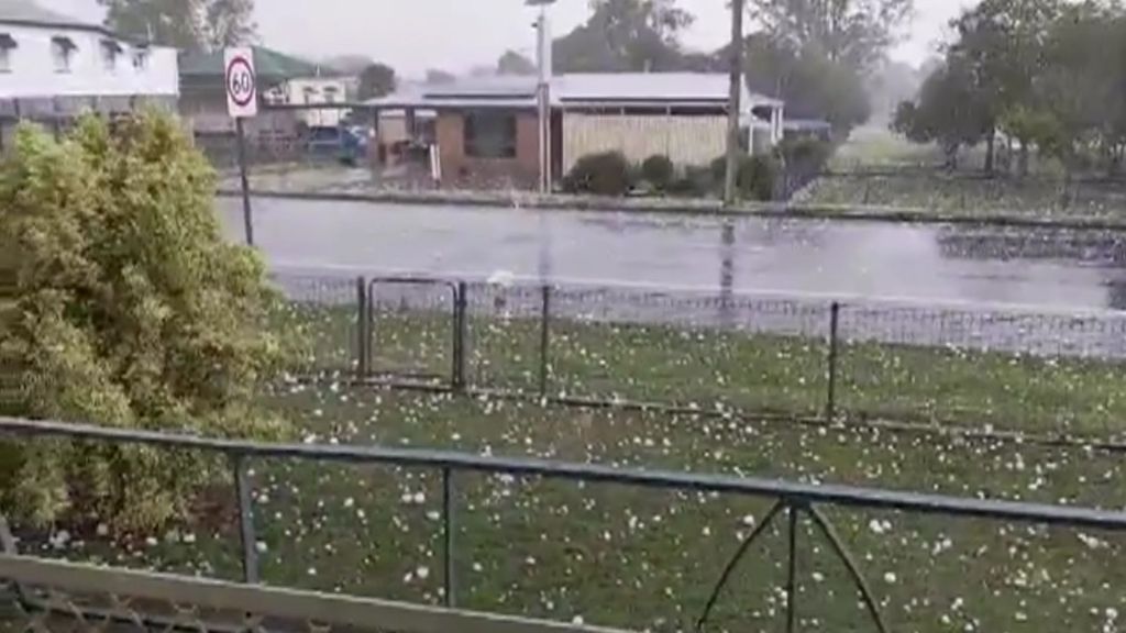 Suburbs around Ipswich are smashed by hail - ABC News