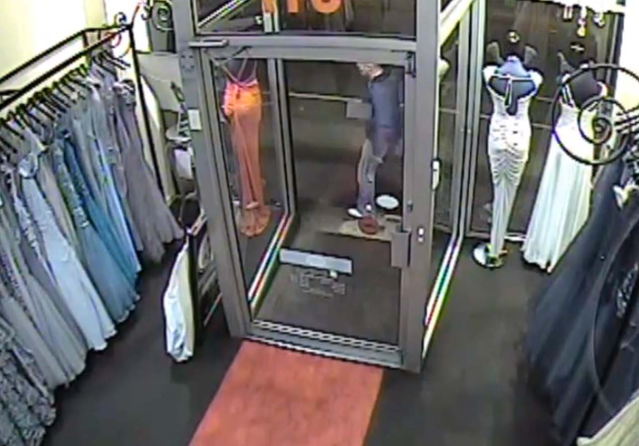 Police release CCTV images of missing woman - ABC News