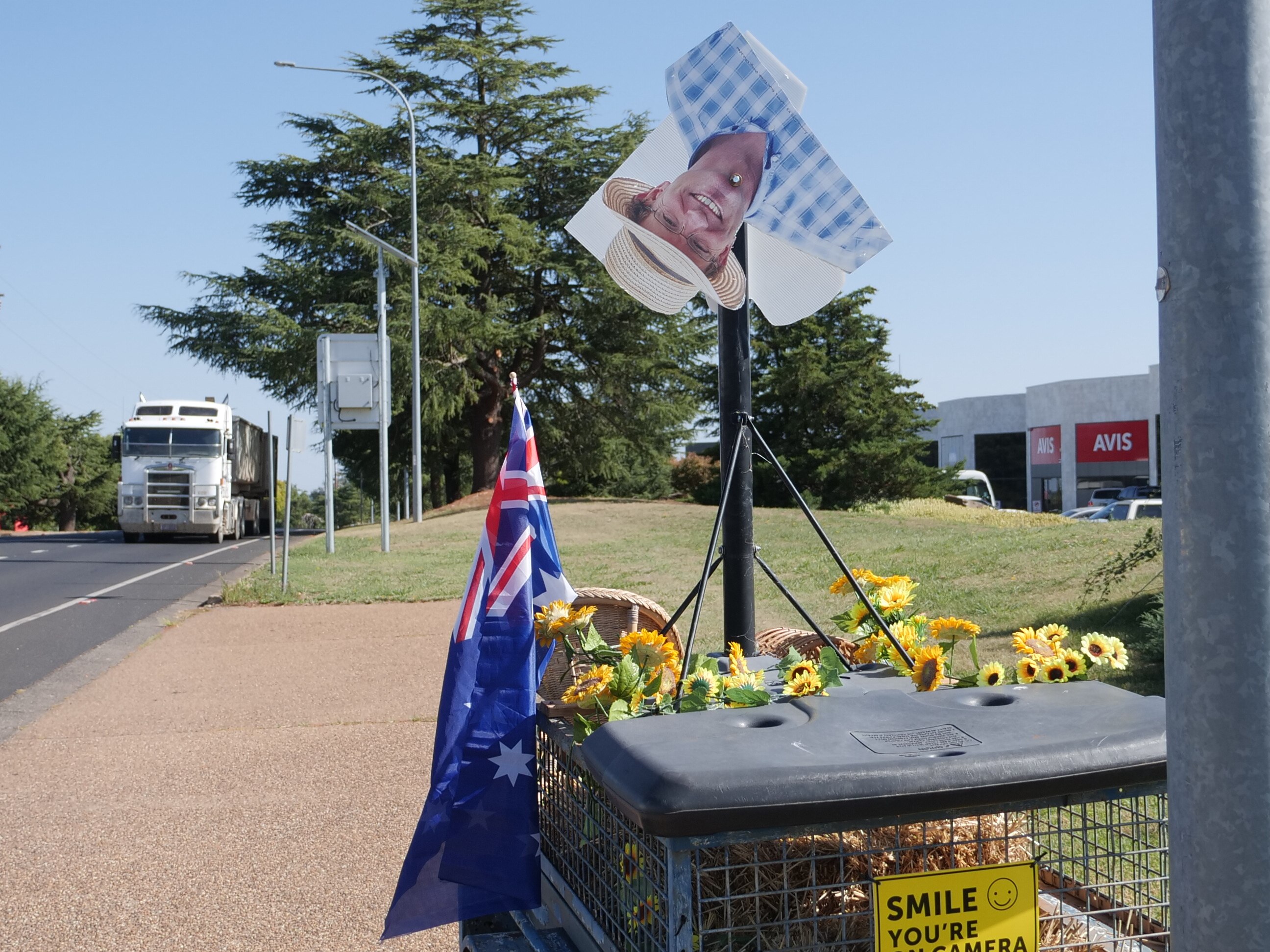 Allegations of assault and theft amid federal election battle for seat ...