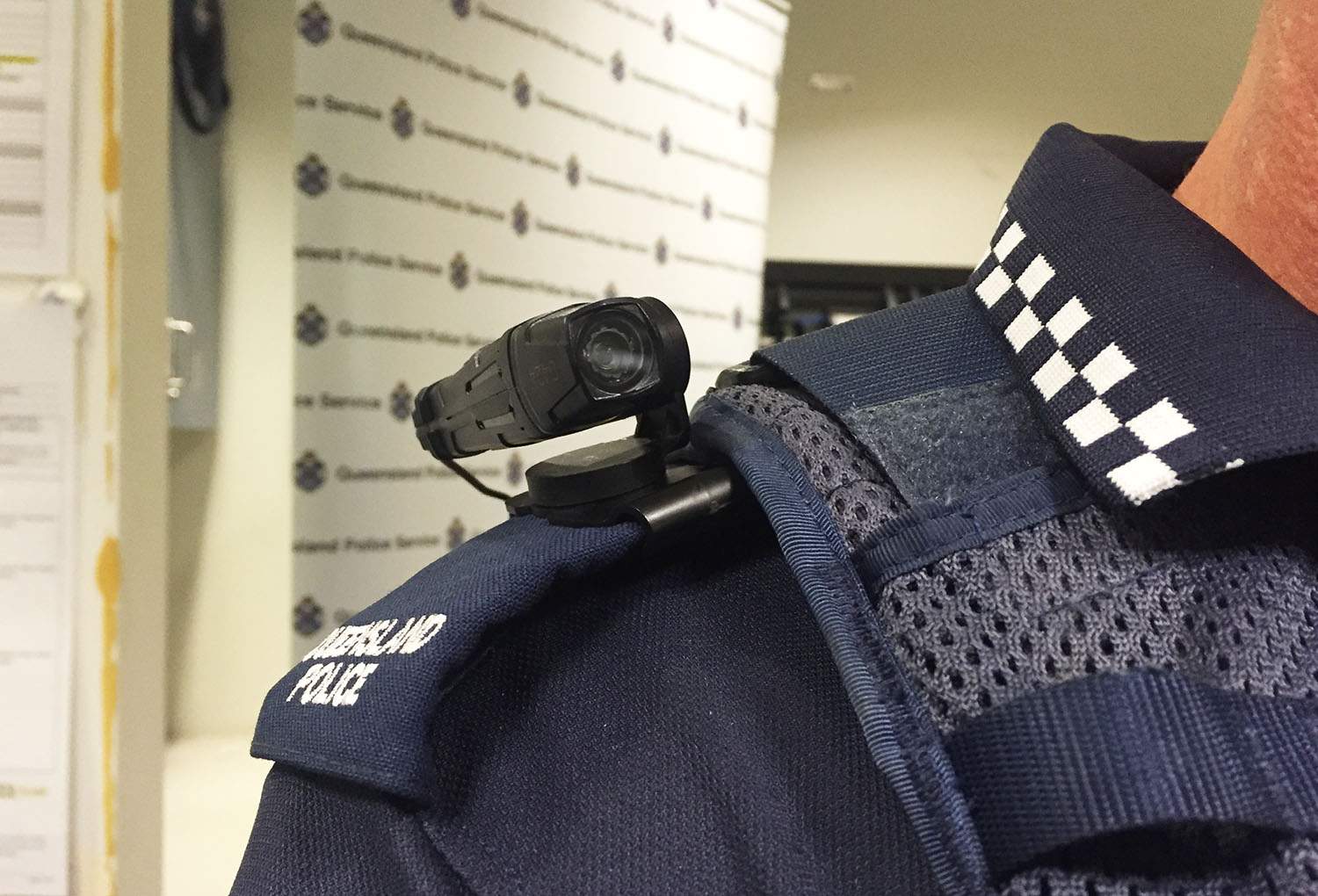 Queensland police to wear body cameras amid major boost in digital ...