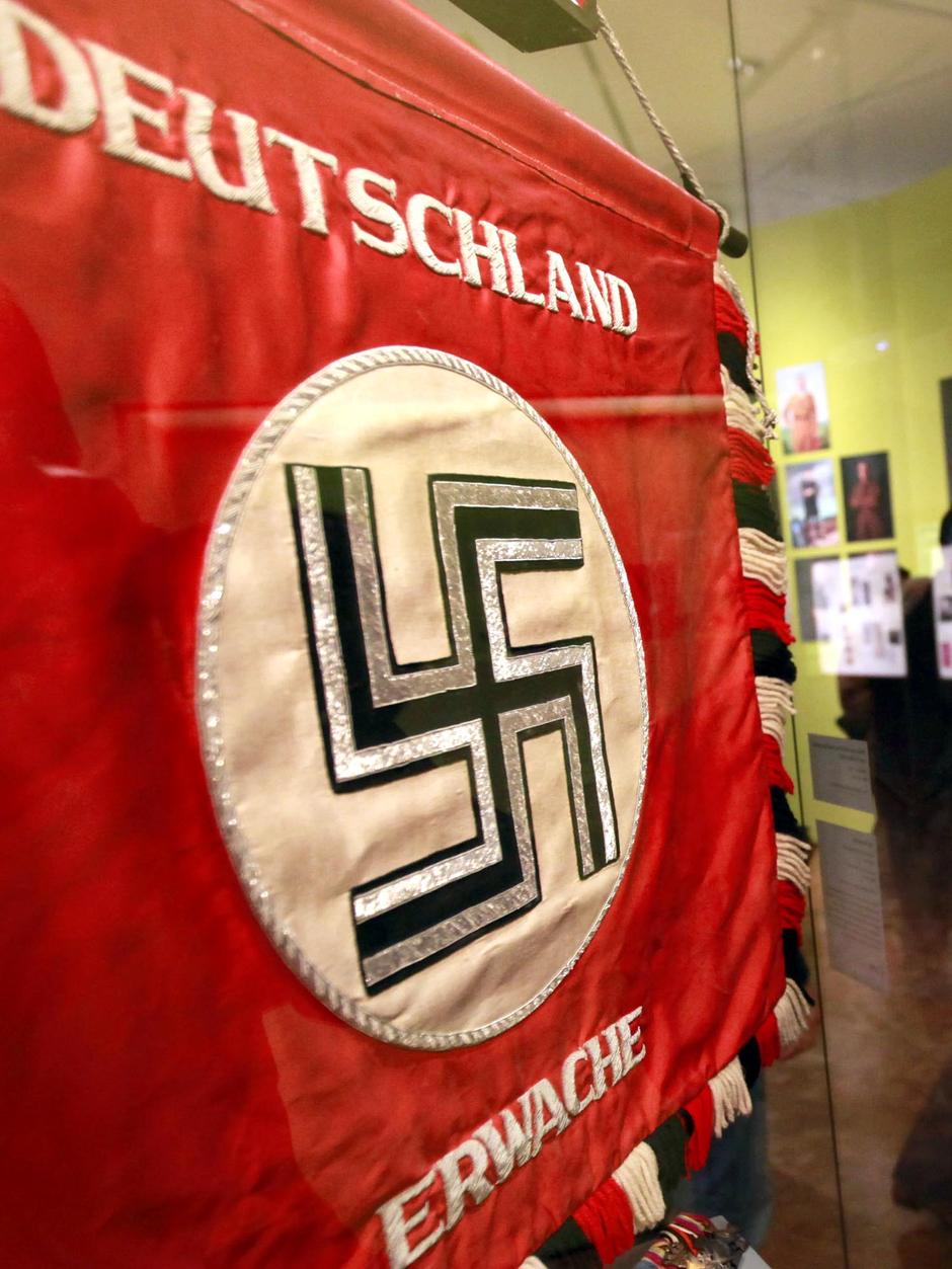Berlin museum extends popular Hitler exhibit - ABC News