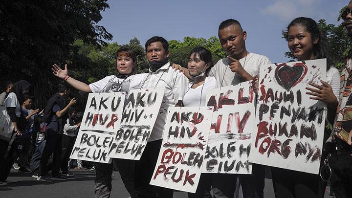 Pandemi COVID-19 Telah Memberikan Dampak Bagi Warga yang Hidup dengan ...