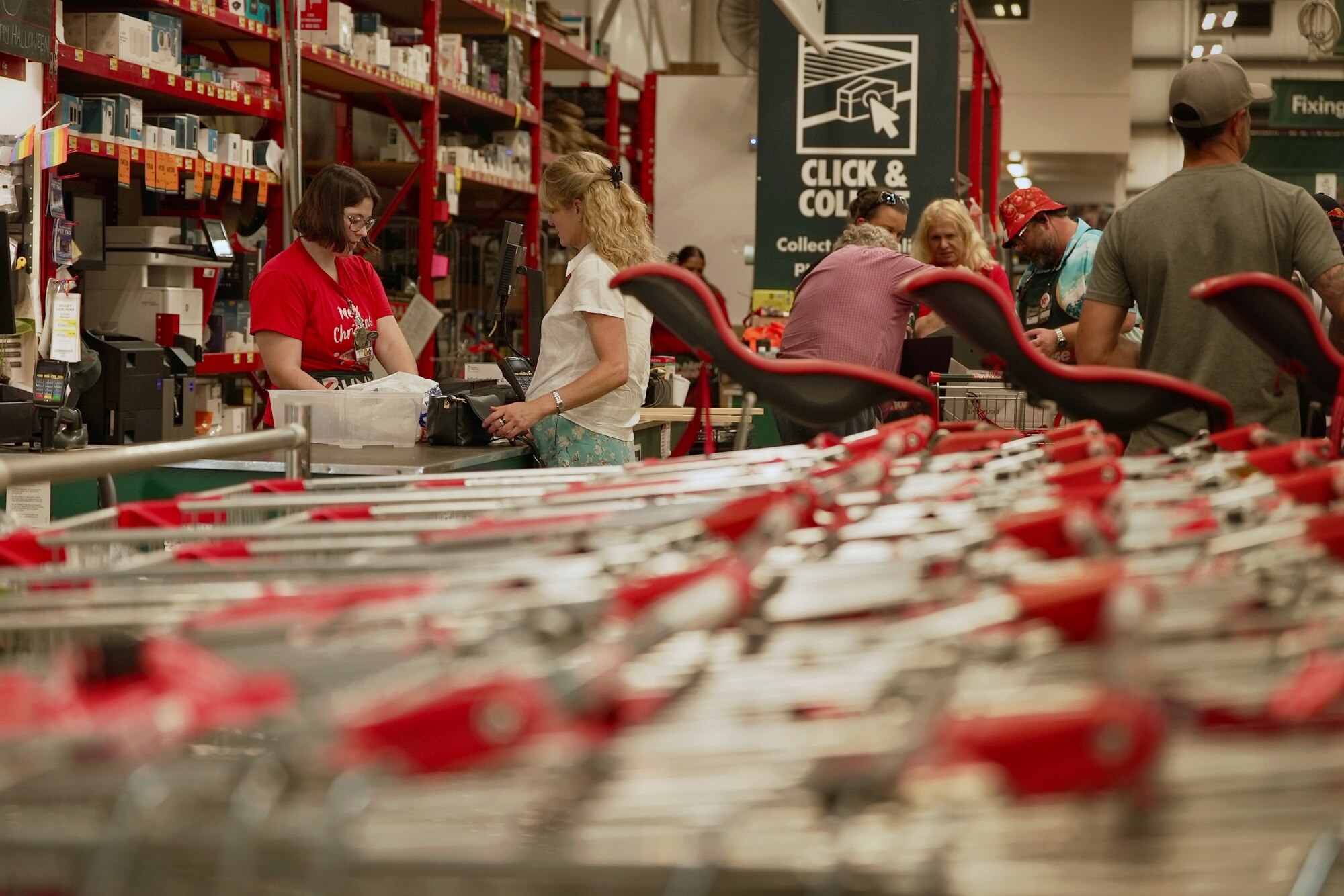 Retail workers take up four-day work week, but union officials say new ...