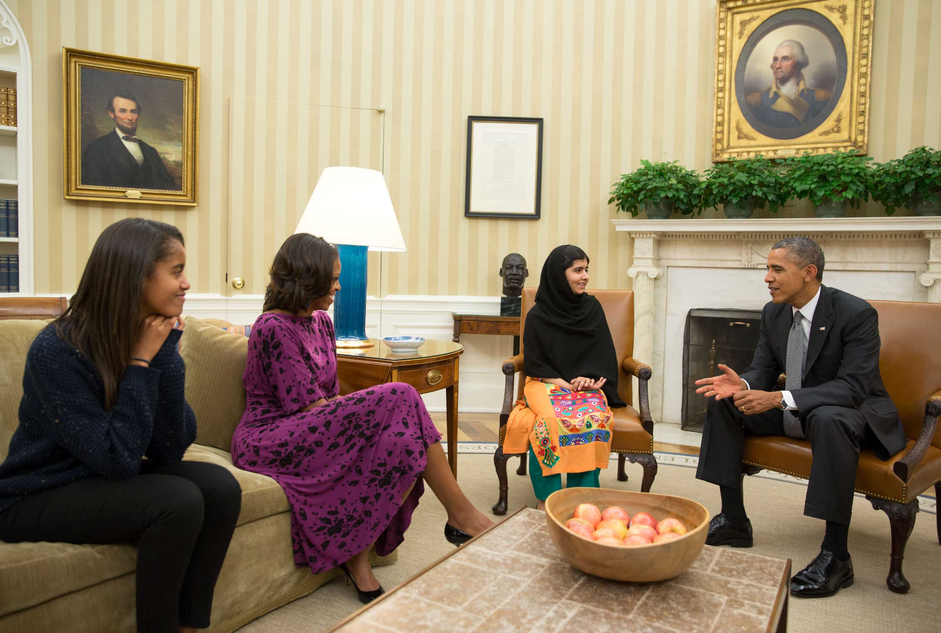 Malala Yousafzai all smiles as she meets Queen Elizabeth, Prince Philip ...