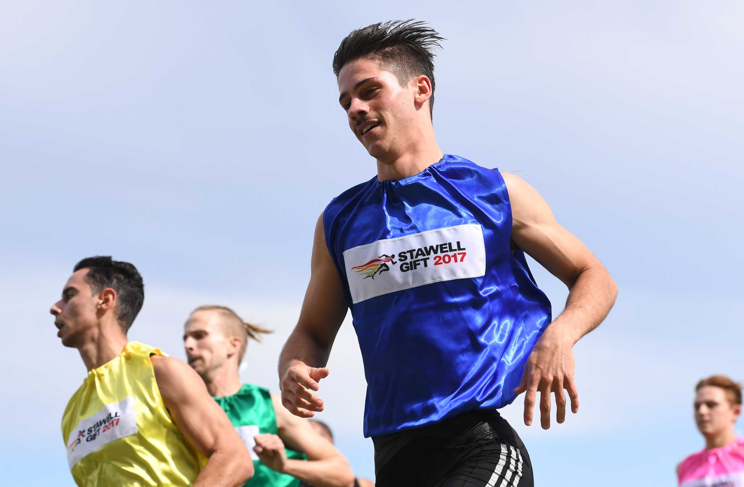 Stawell Gift: Matthew Rizzo and Liv Ryan take out 2017 finals - ABC News