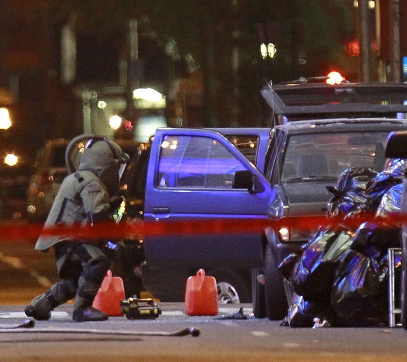 Police hunt Times Square bomb suspect - ABC News