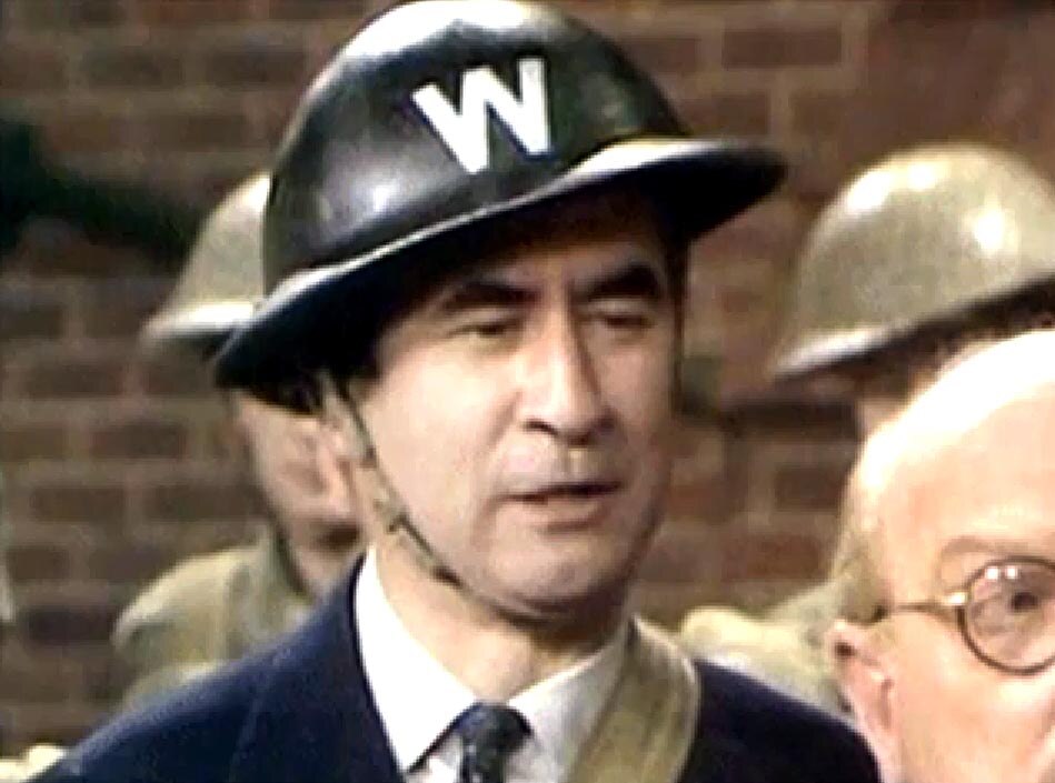Dad's Army actor Bill Pertwee dies aged 86 - ABC News